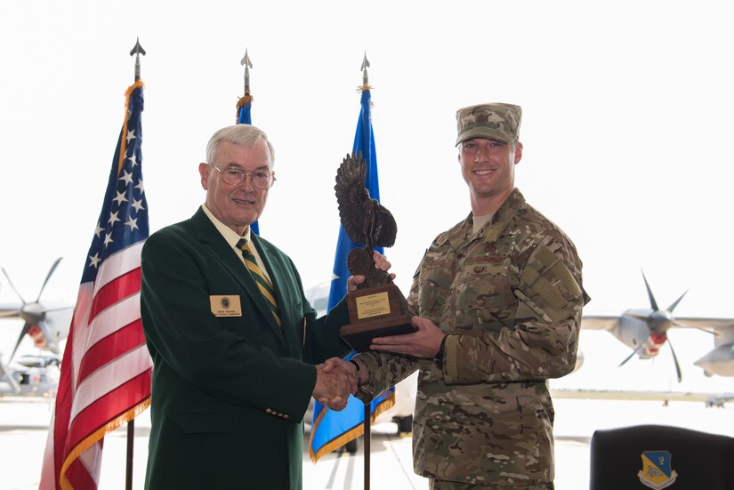27 SOLRS Receives Daedalian Award > Cannon Air Force Base > Article Display