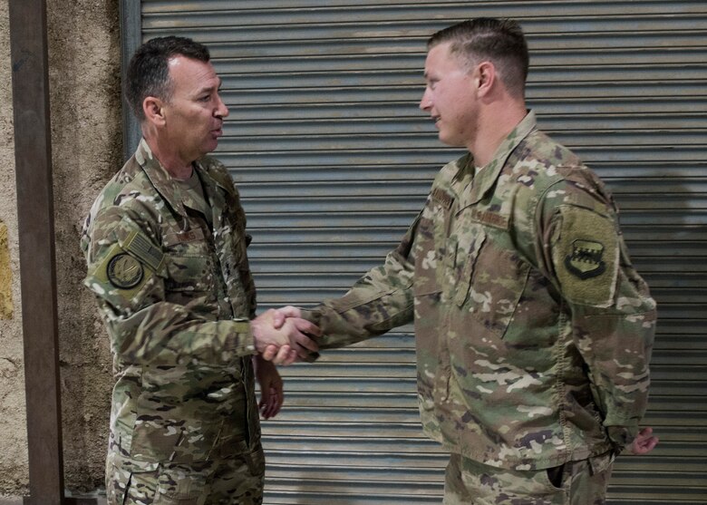 General Franks thanks Airmen for their work > U.S. Air Forces Central ...