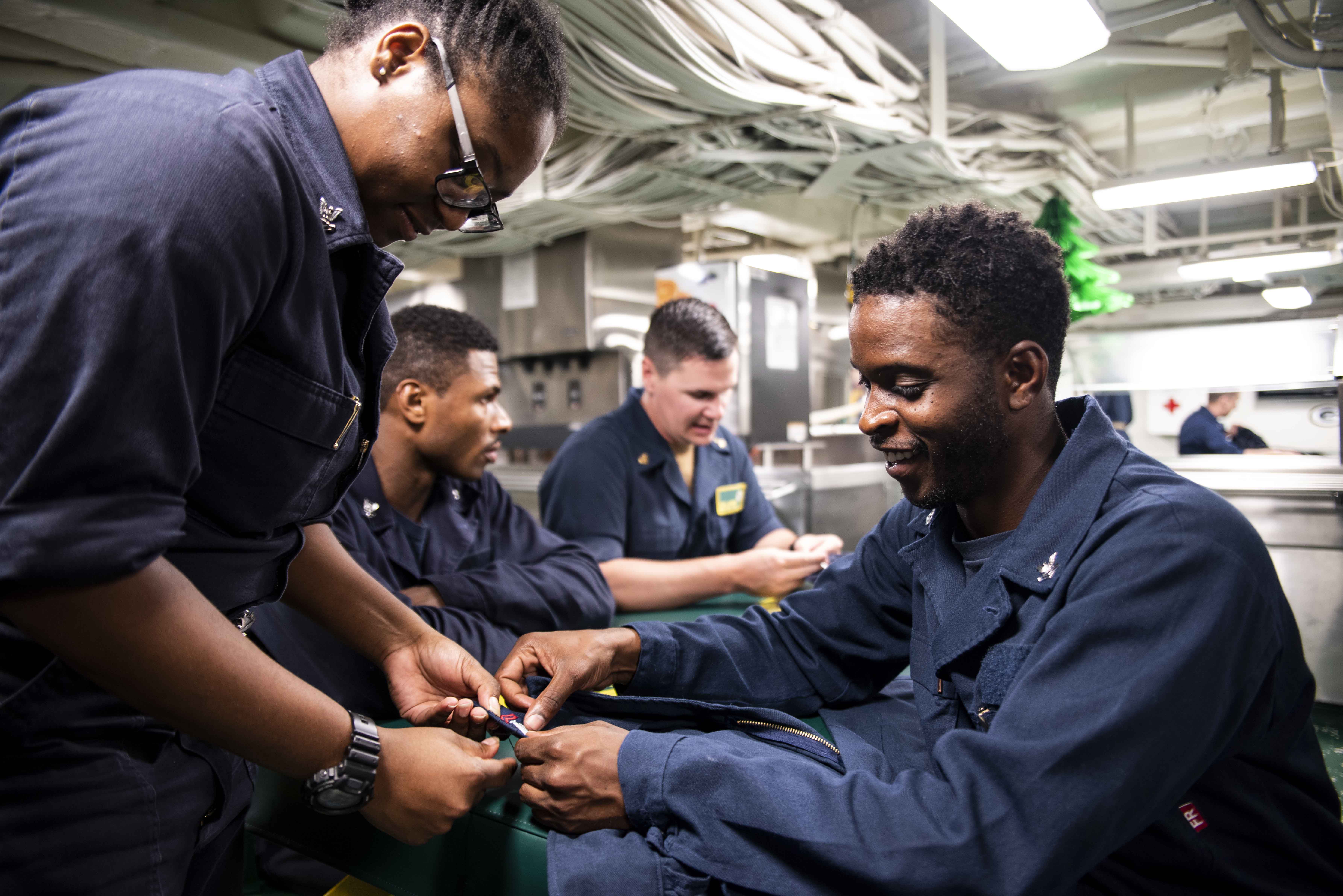 USS Green Bay celebrates classic Navy tradition > Expeditionary Strike ...