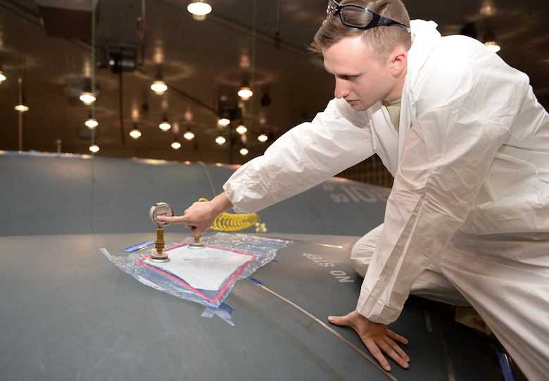 Low Observable maintenance > Whiteman Air Force Base > Article Display