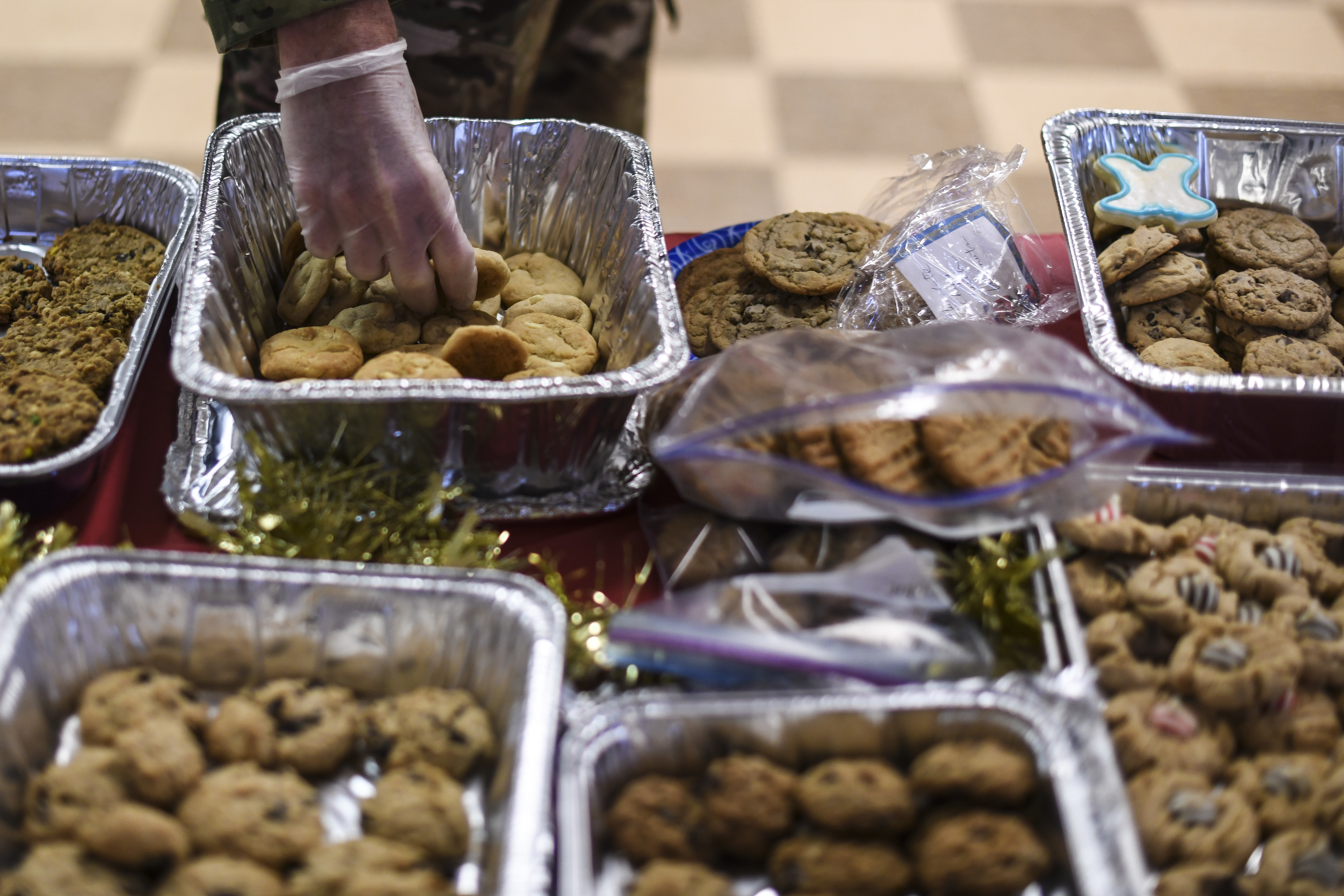 Cannon leadership delivers cookies to Airmen for holidays > Cannon Air ...
