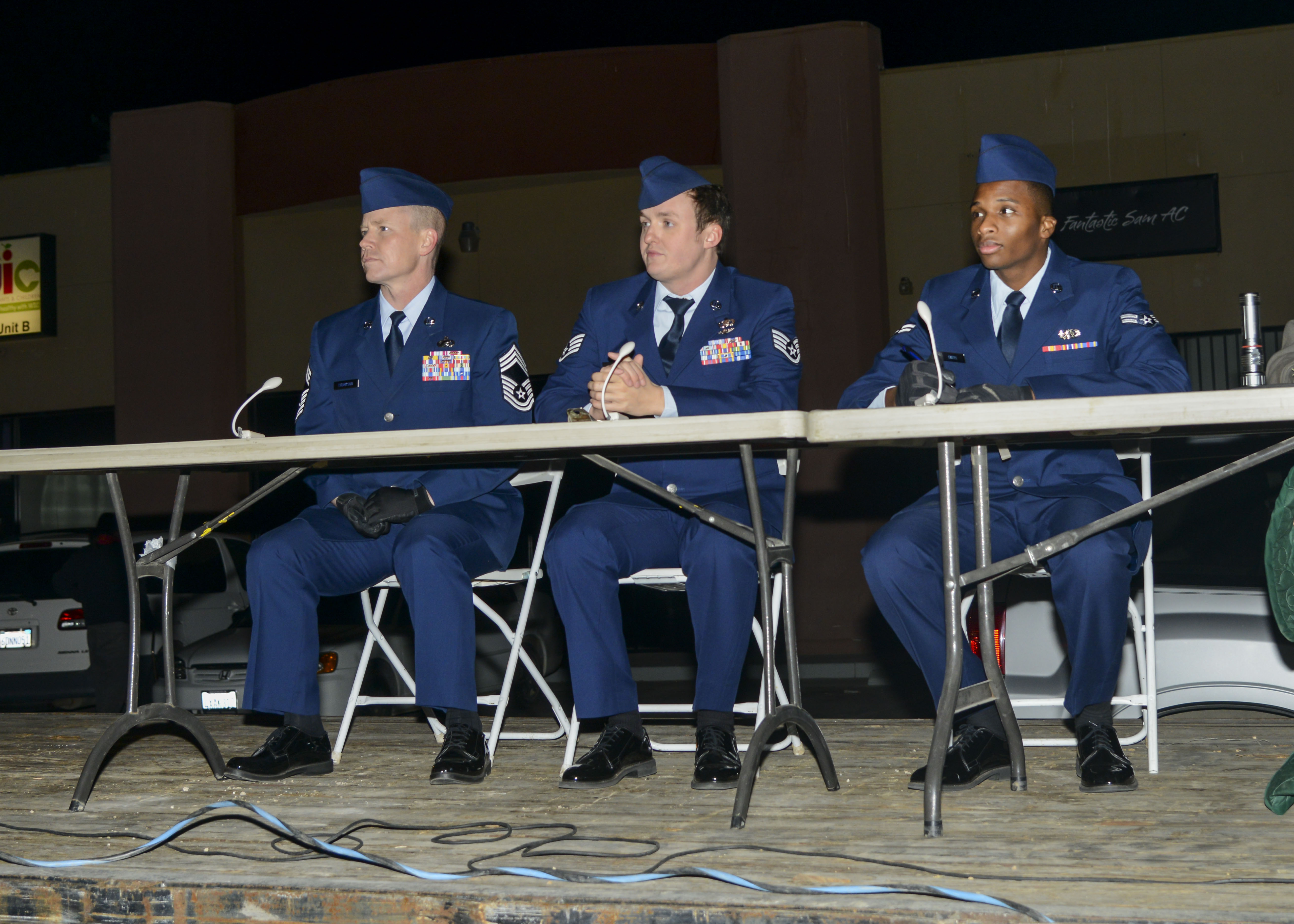 Team Edwards shares holiday spirit with local communities > Edwards Air ...