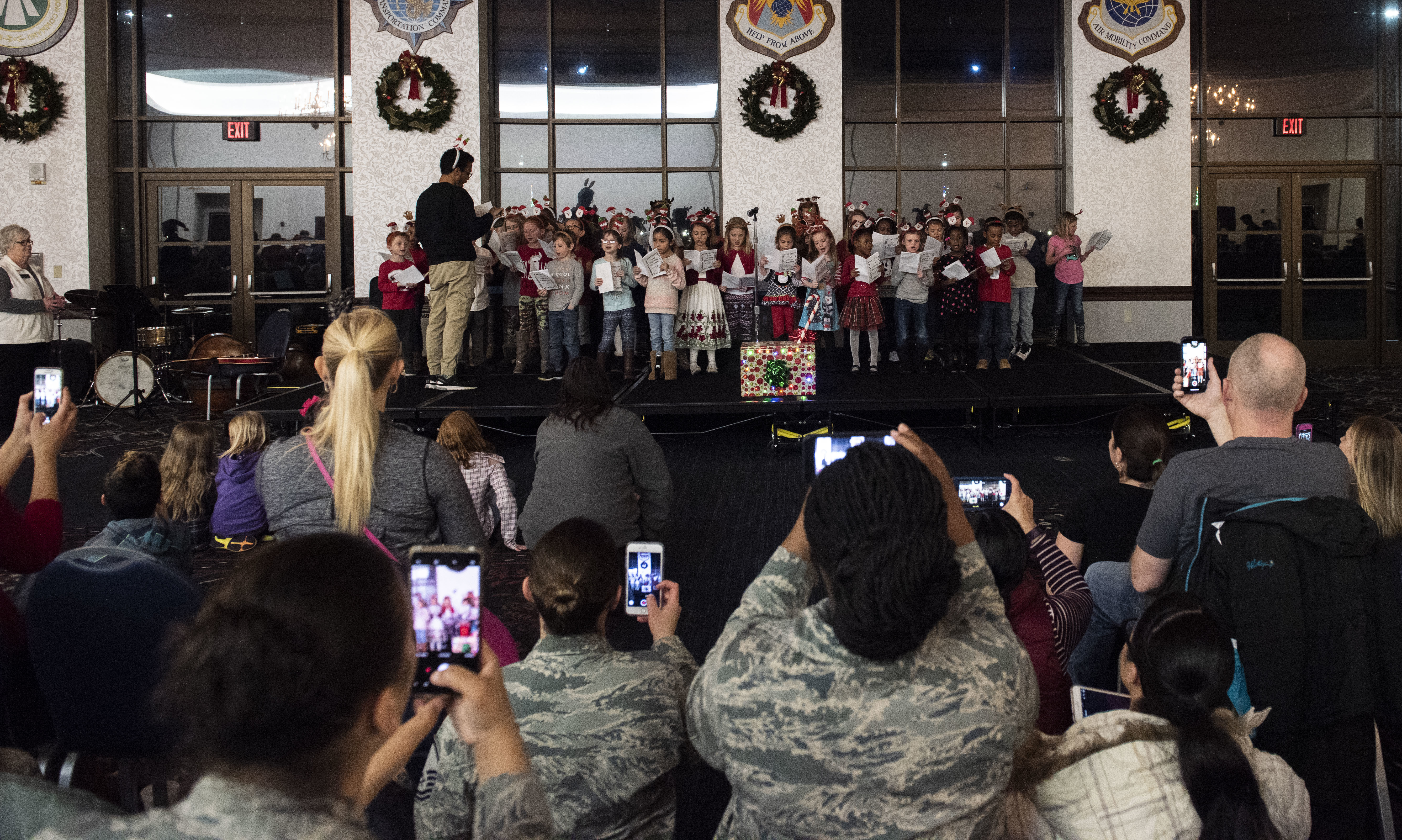 Scott AFB holds holiday tree-lighting > Scott Air Force Base > News