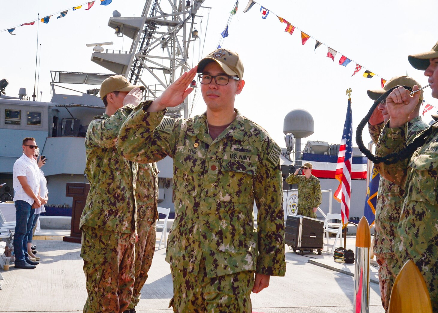 New CO to Command Chinook > U.S. Naval Forces Central Command > Display