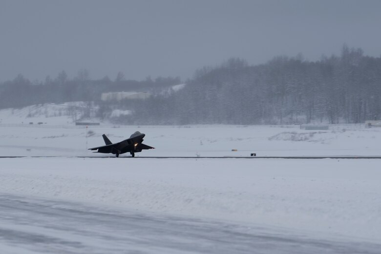 Team JBER welcomes Tyndall F-22s > Joint Base Elmendorf-Richardson > News