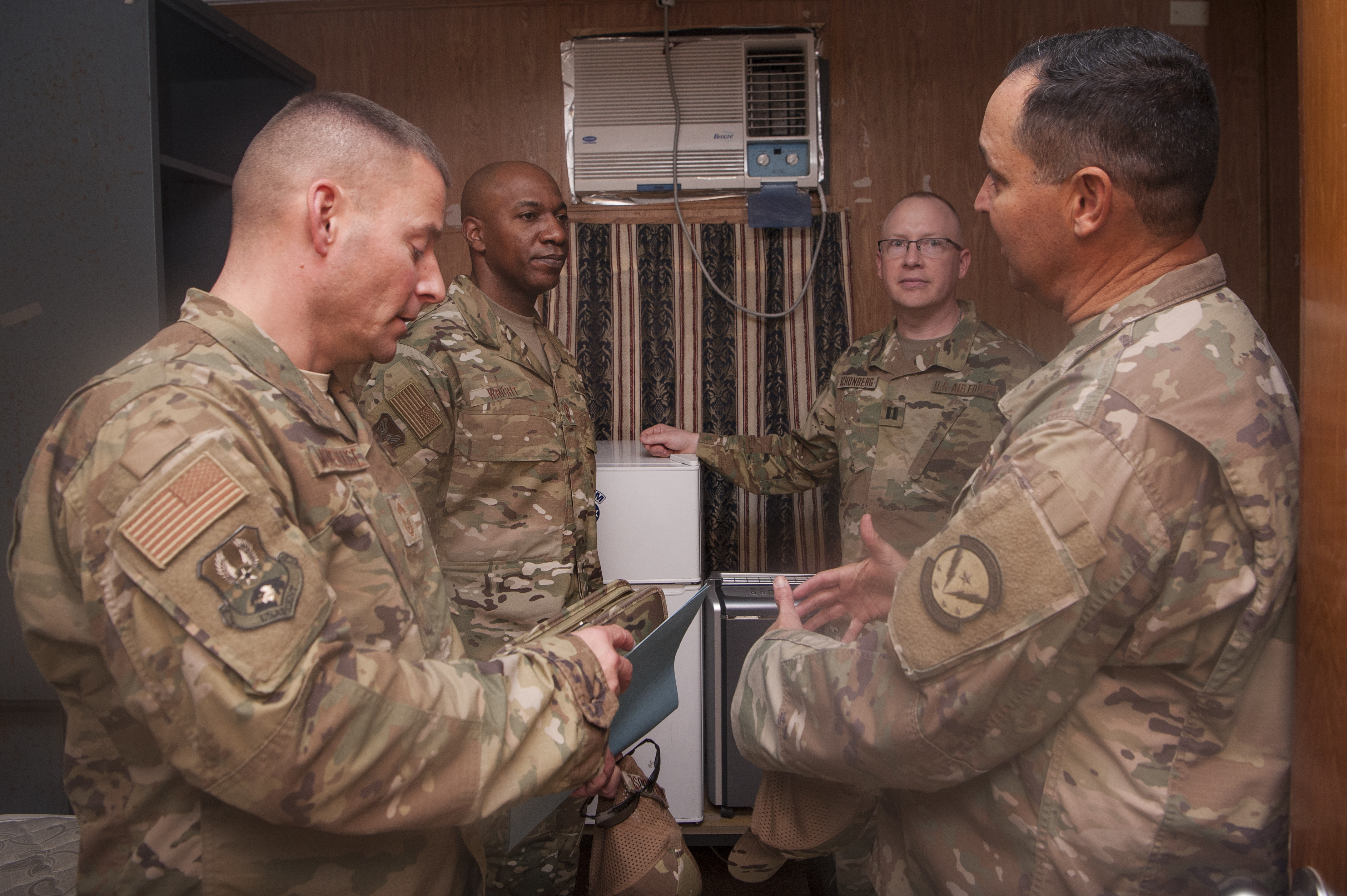Top Chief meets AUAB Airmen > U.S. Air Forces Central > Article Display