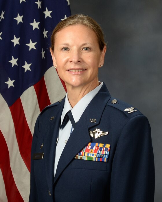 446TH AEROMEDICAL STAGING SQUADRON COMMANDER > 446th Airlift Wing > Display