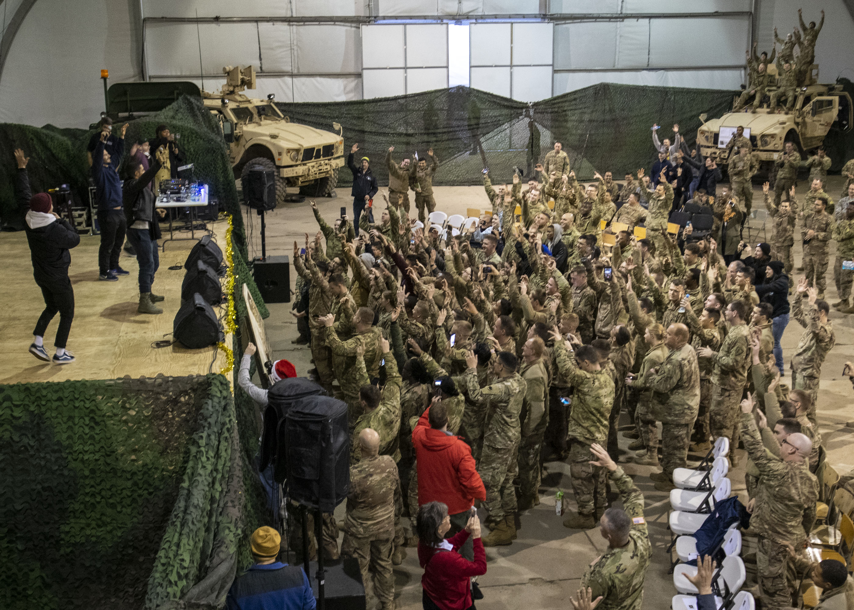 Final stop for the Chairman's 2018 USO Holiday Tour > Air University ...