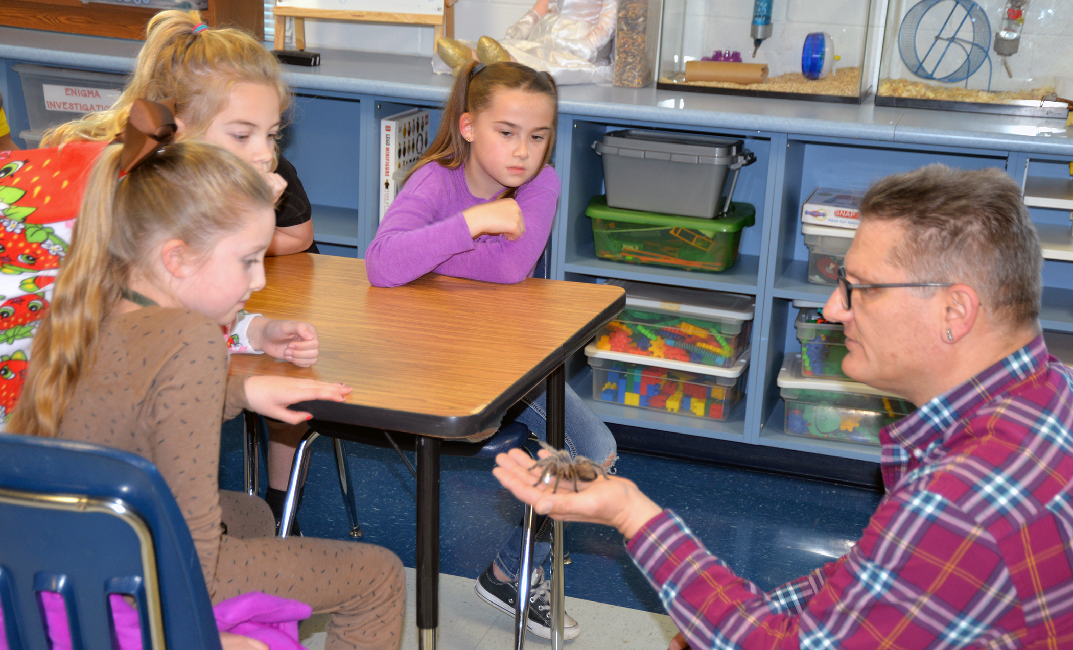 Fort Sam Houston Elementary School class bugs out during entomologist ...