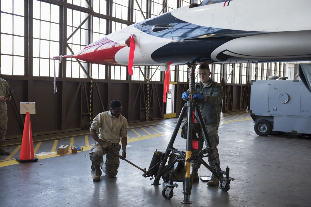 362nd TRS Crew chief training