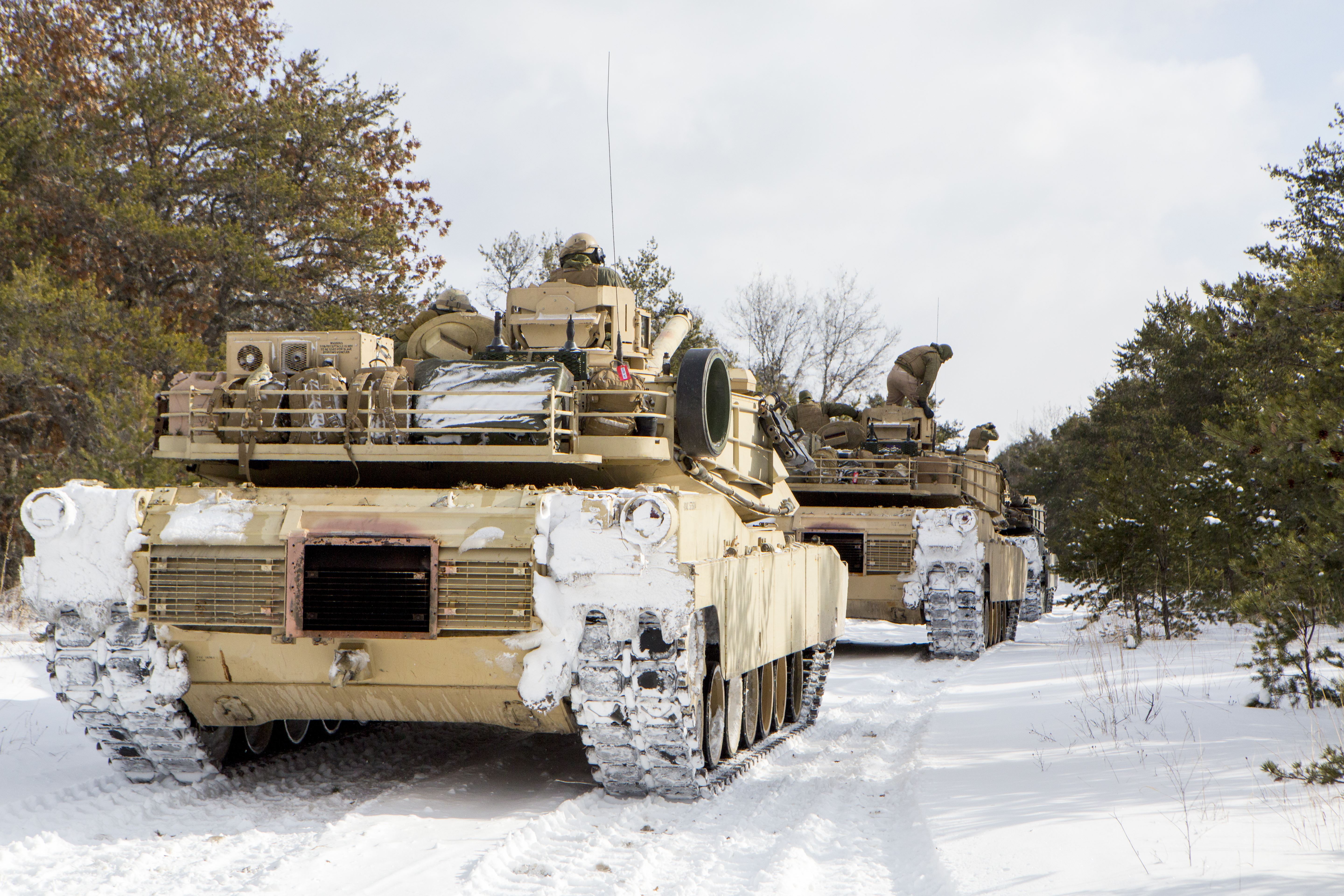 Fox Company, 4th Tank Battalion battles the cold during Winter Break 18