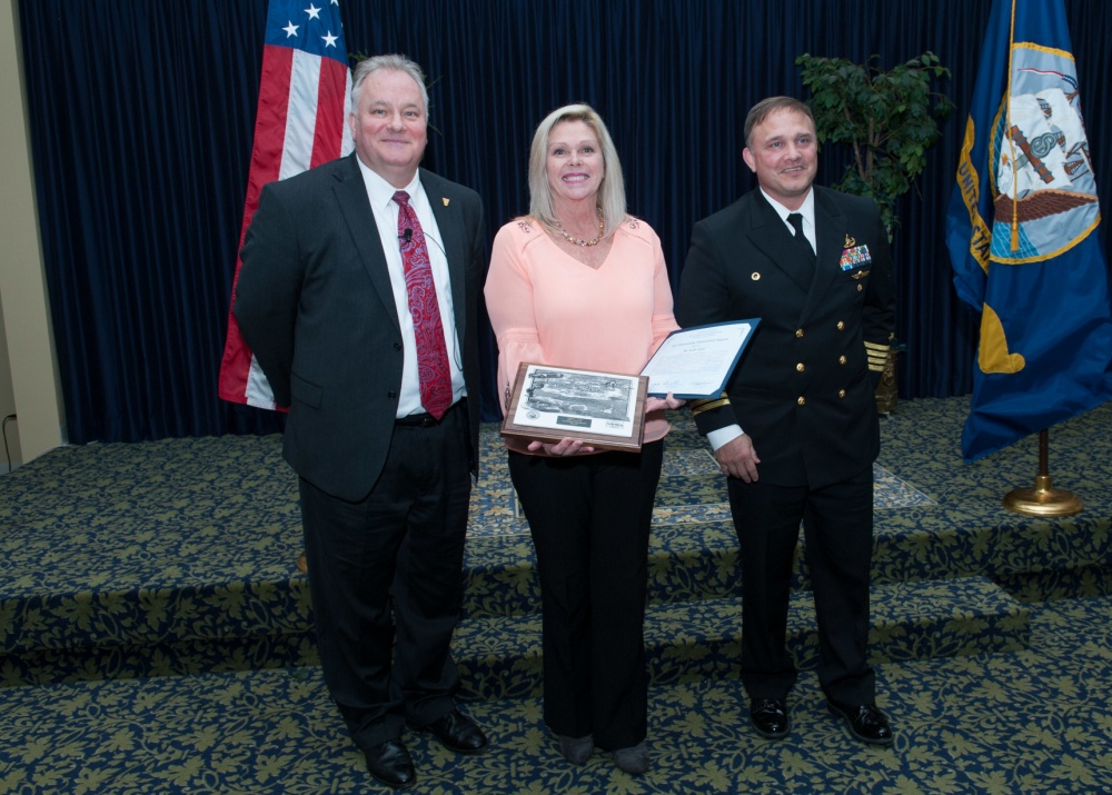 NSWC PCD Hosts 2017 Annual Awards Ceremony [Image 11 of 12]