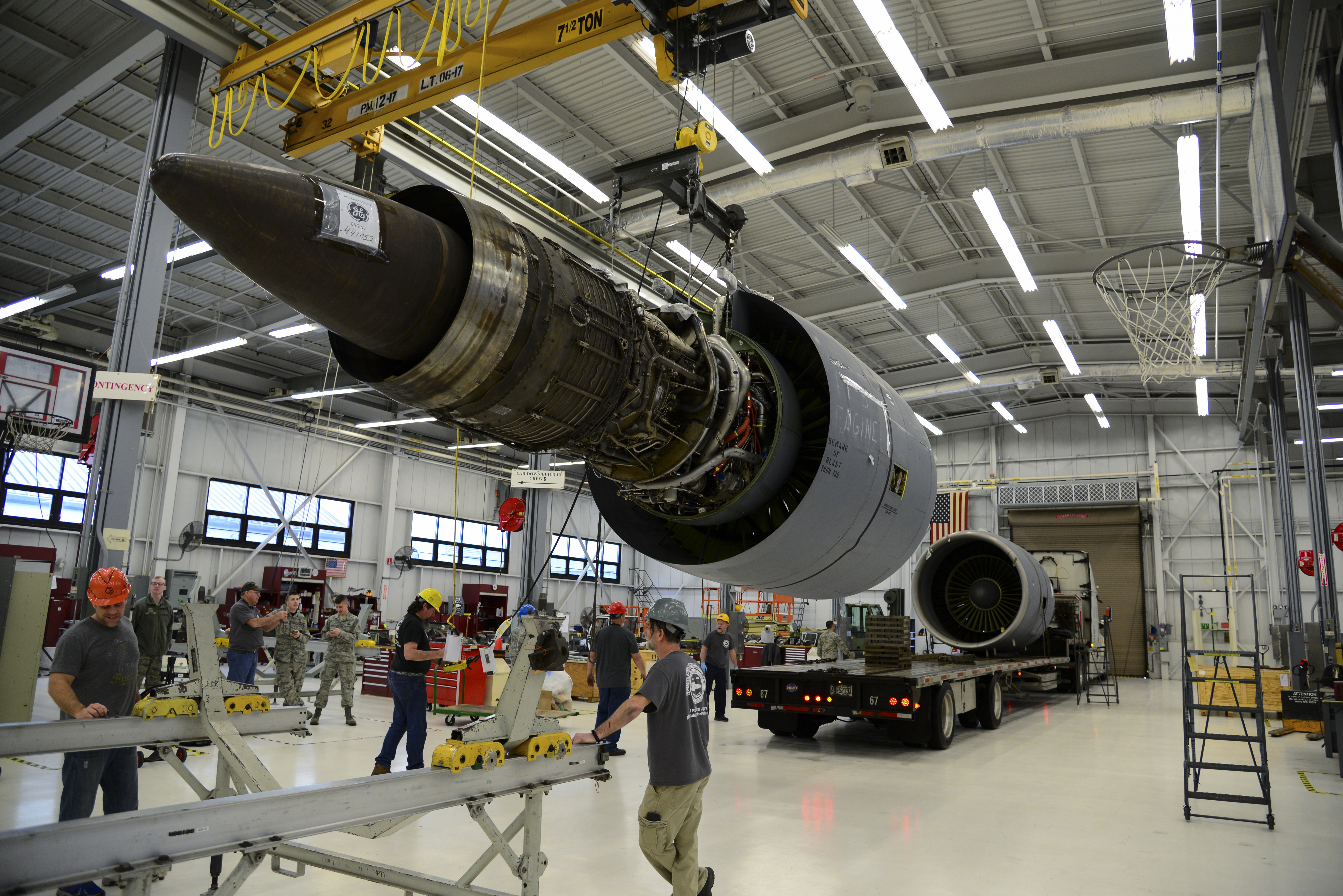 End of an era: Air Force, Team Dover say goodbye to last TF-39 engine