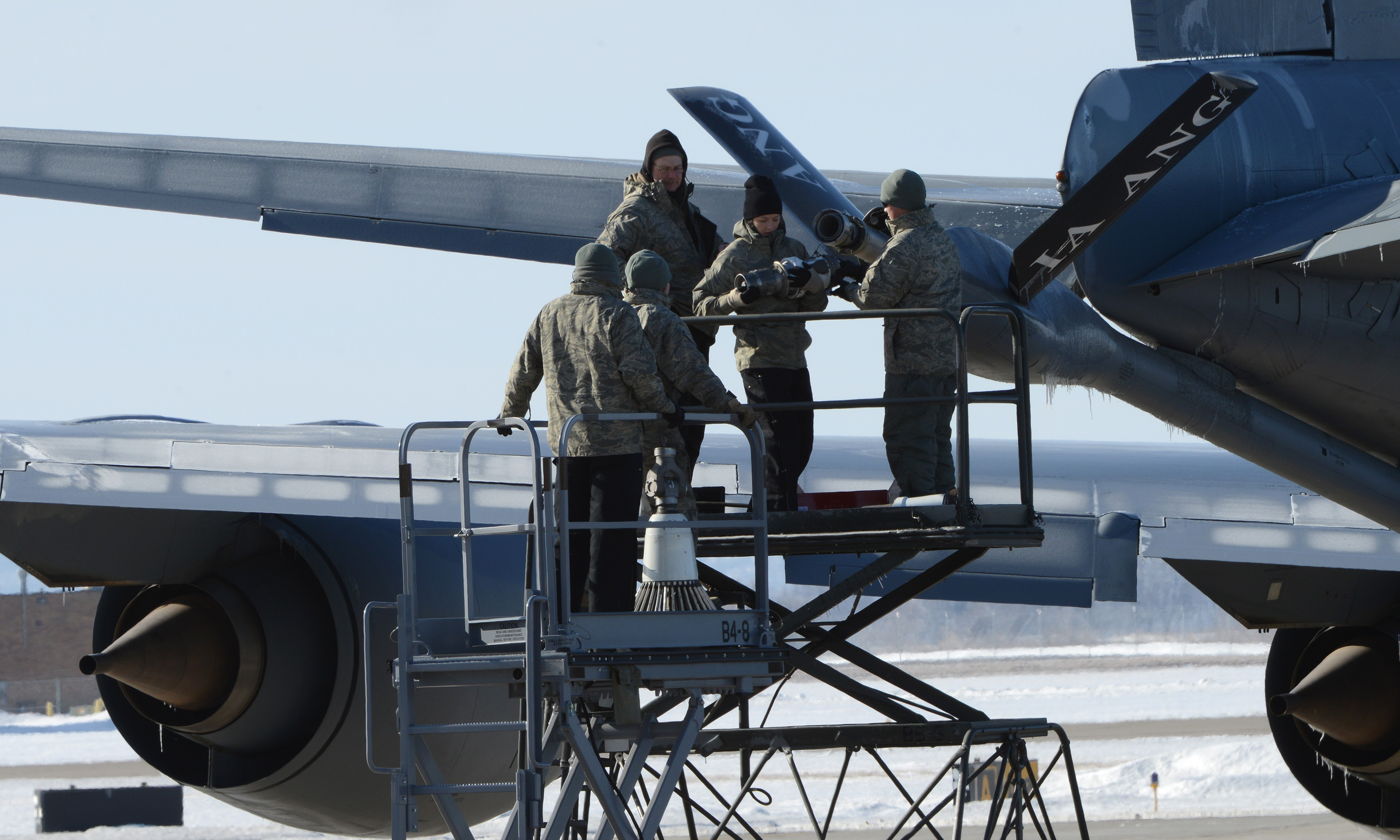 Install drogue basket