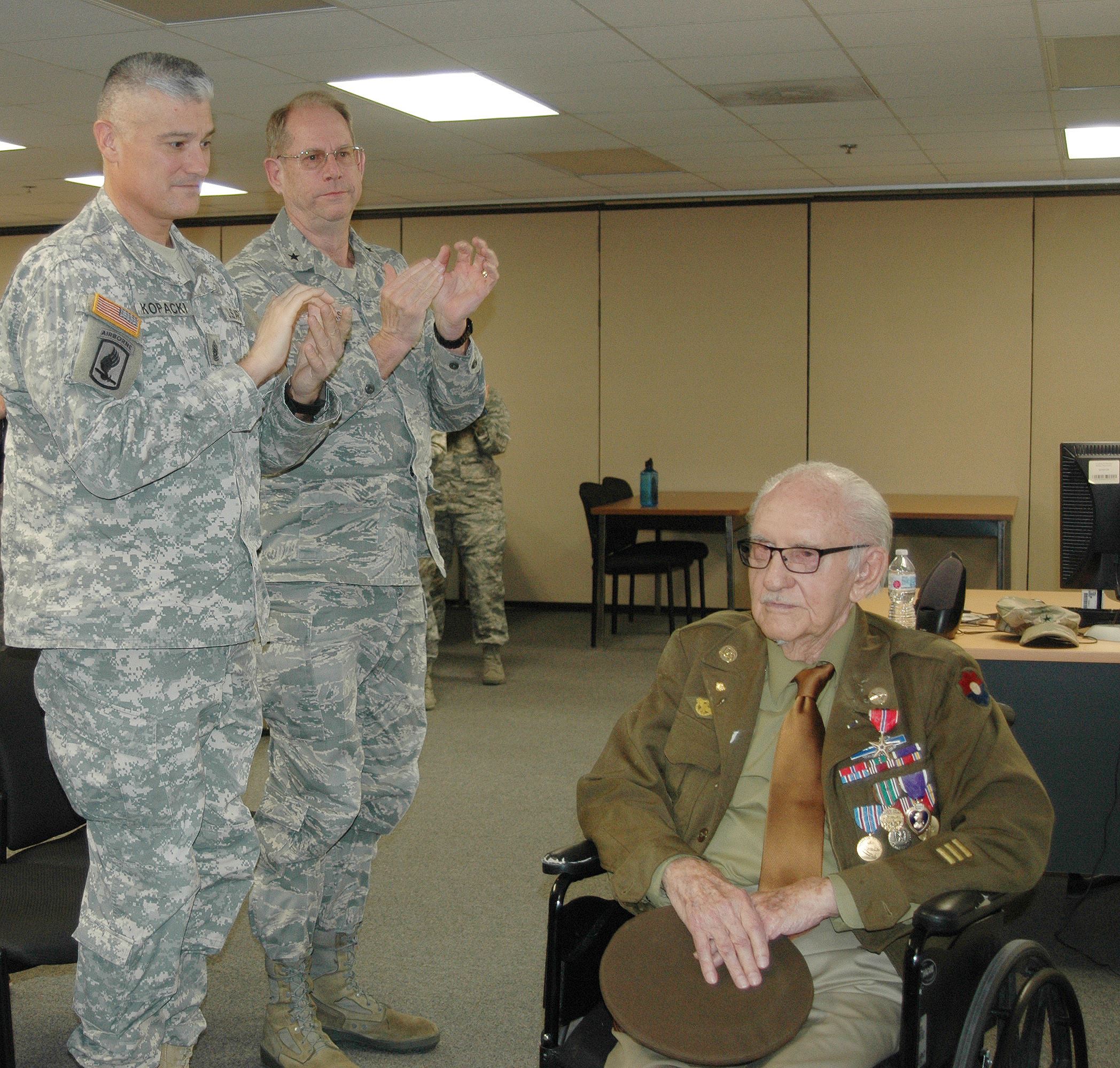Vet, 92, receives WWII recognition 70 years after the fact > National ...