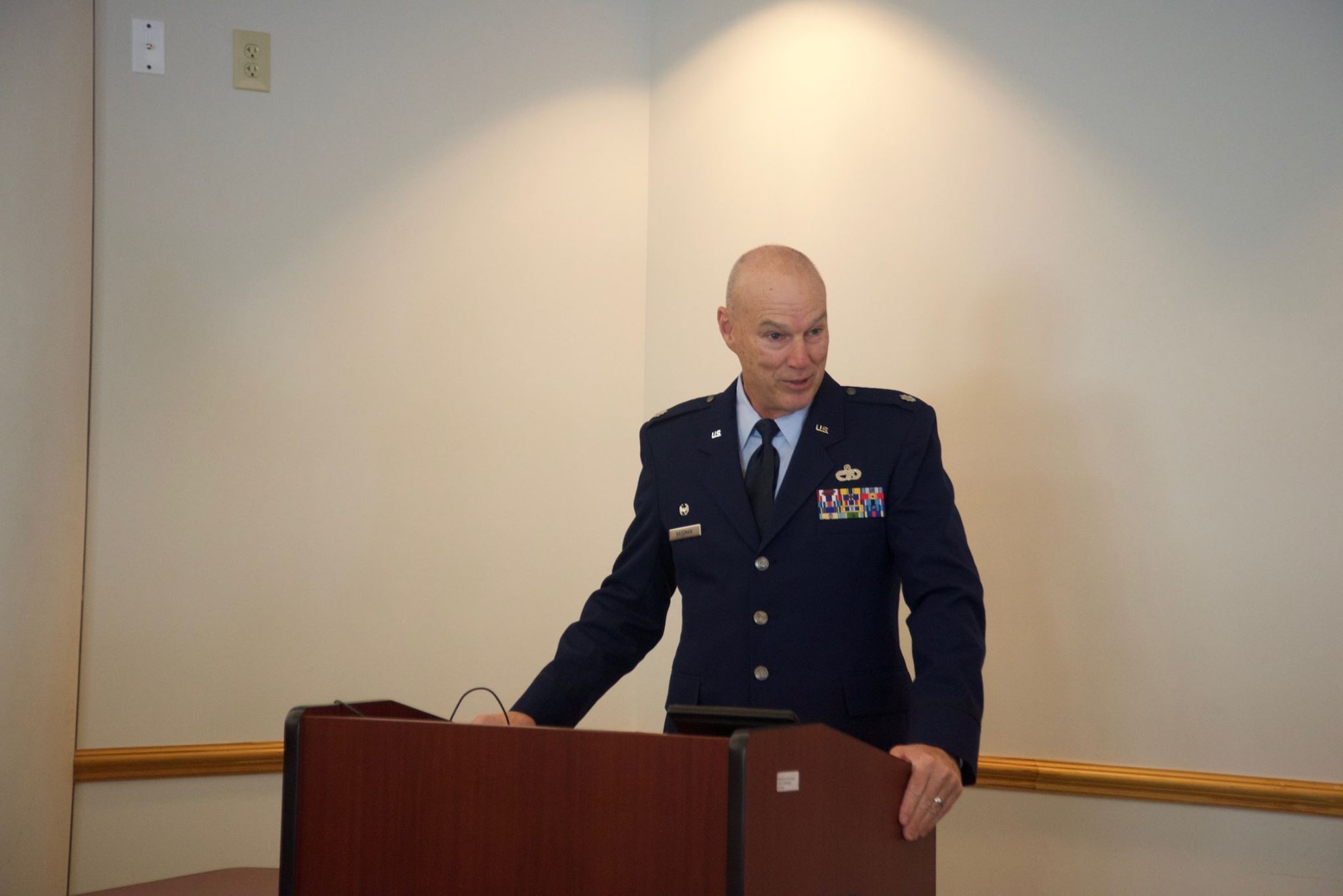 916th Mission Support Group change of command > 916th Air Refueling ...