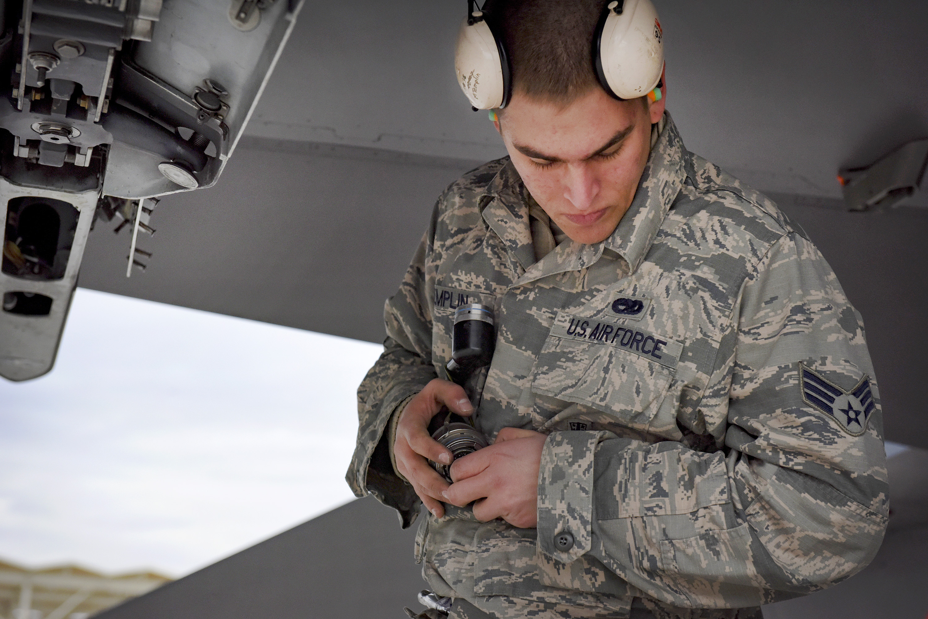 Adjusting A Bracket | U.S. Department of War