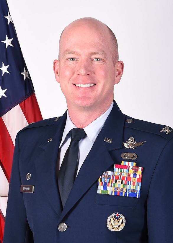 Col. Troy L. Endicott takes command