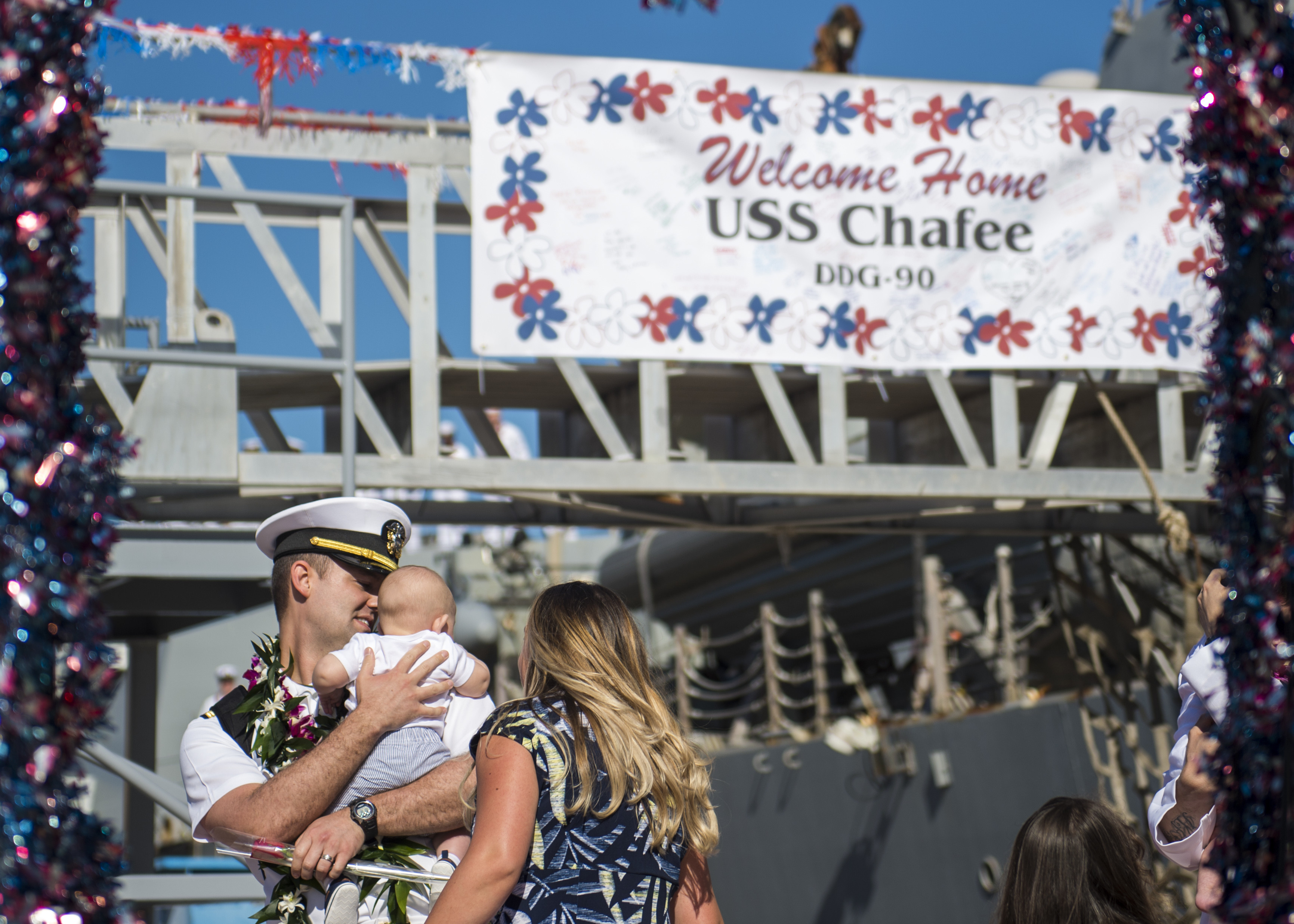 USS Chafee Returns from Western Pacific Deployment > United States Navy ...
