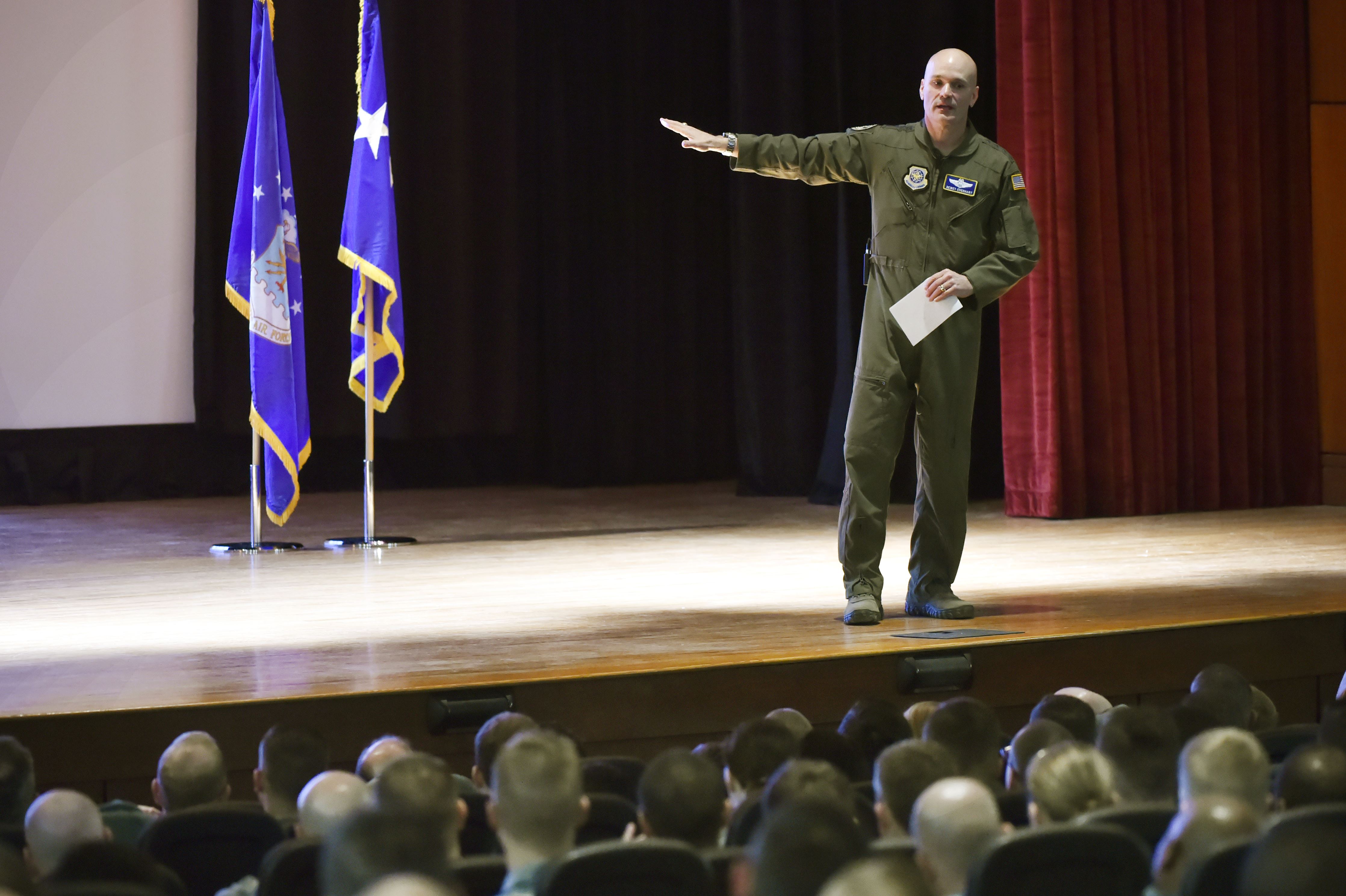 AMC commander visits Joint Base Charleston > Air Mobility Command ...