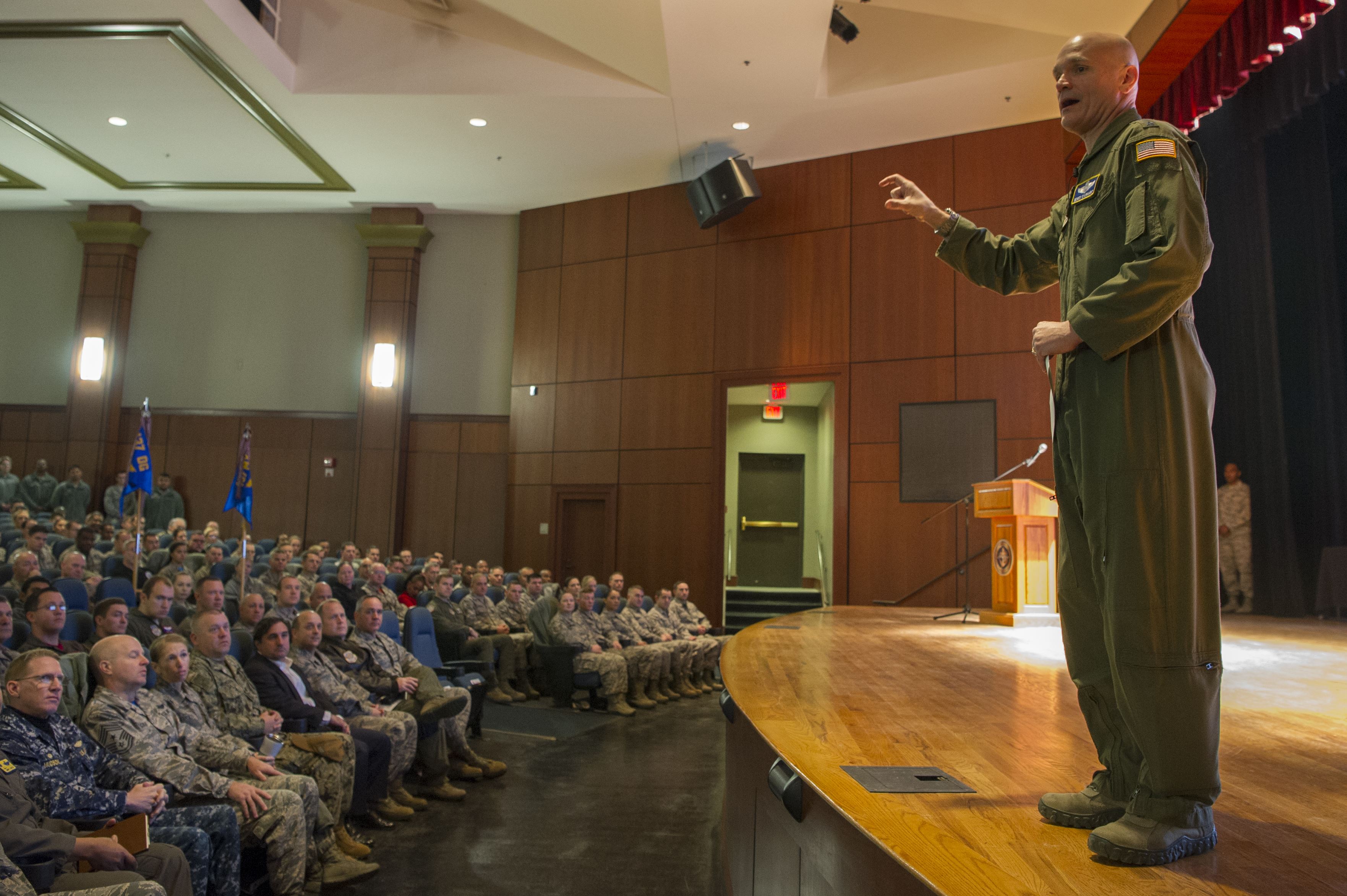 AMC commander visits Joint Base Charleston > Air Mobility Command ...