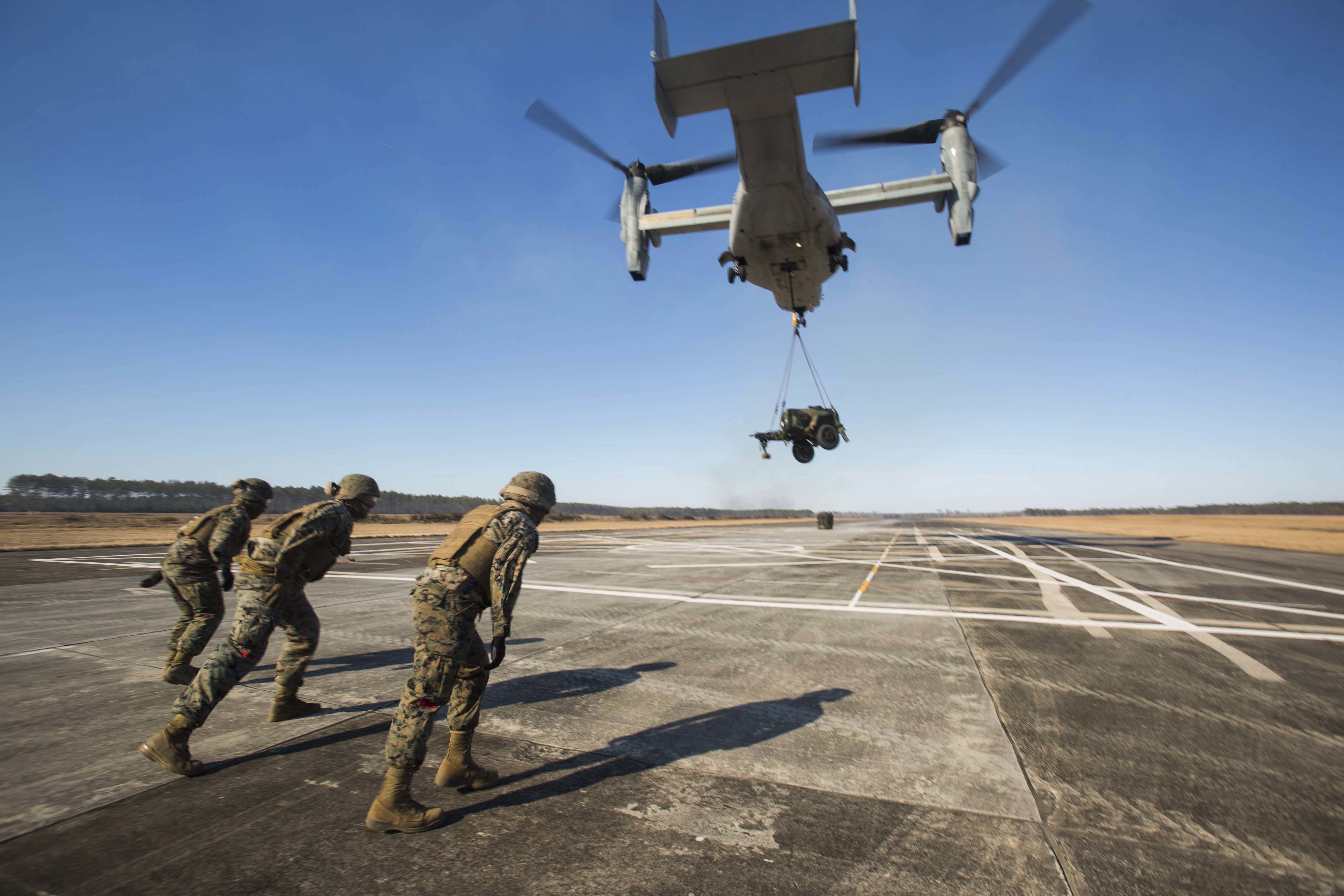 Marines with LS Co. Conduct Sling Load Operations