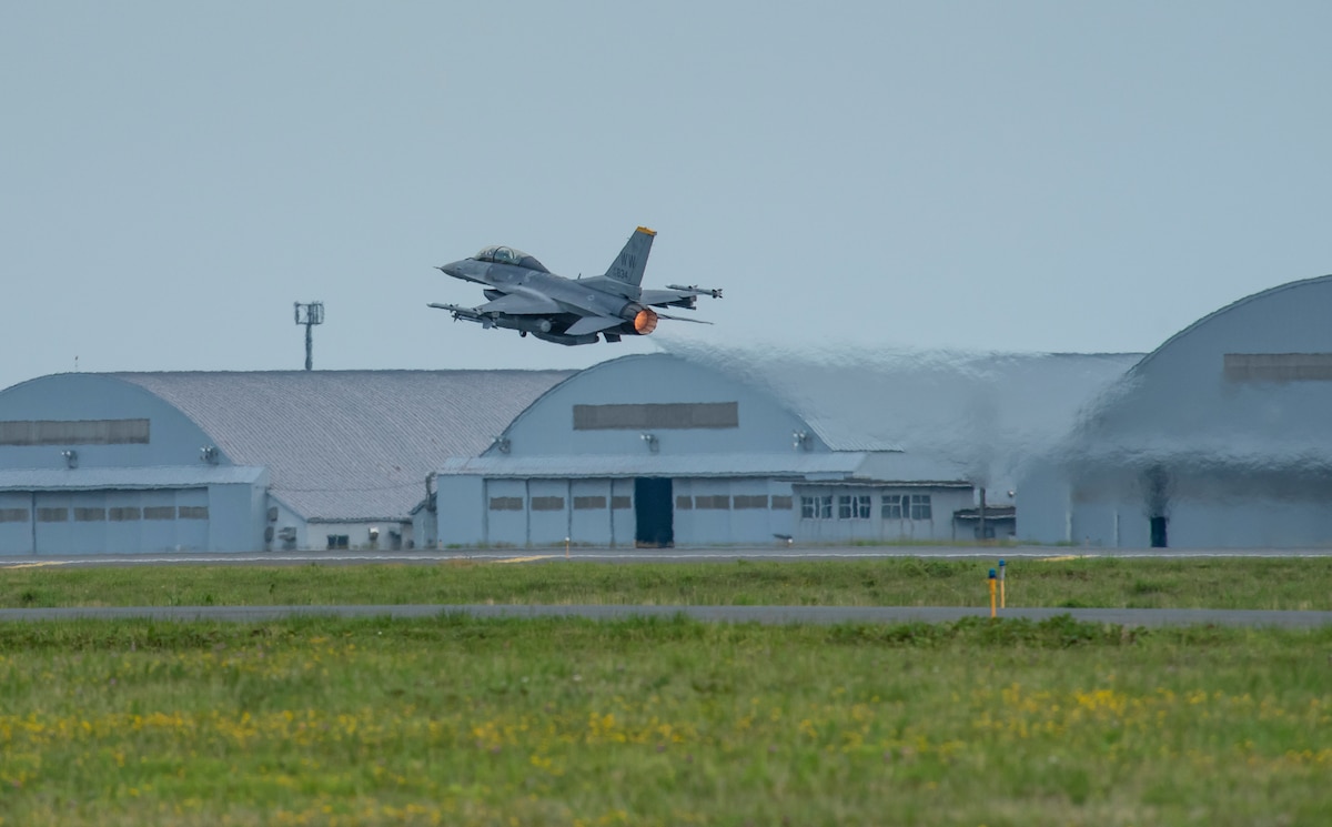 35th Fighter Wing, 3rd Air Wing commanders integrate in bilateral ...