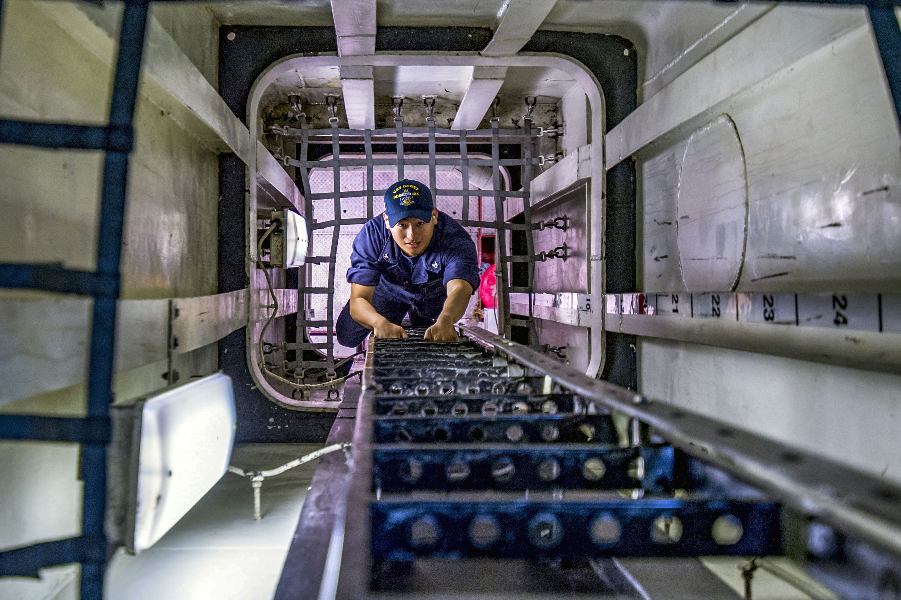 Ladder Climb | U.S. Department of War