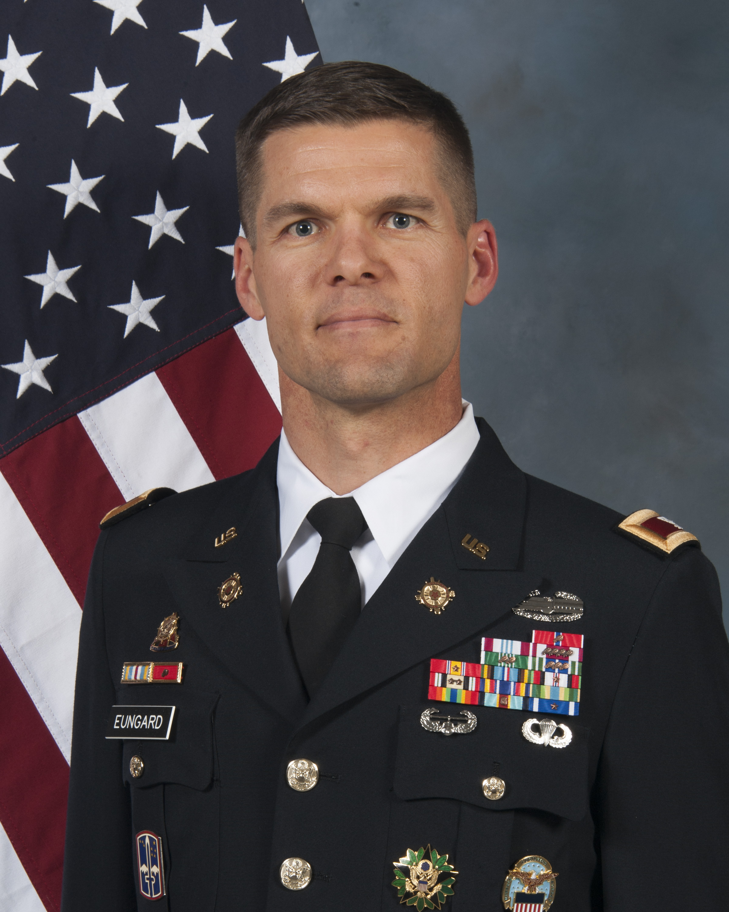 Eungard receives DSSM for achievements as commander, DLA Distribution ...