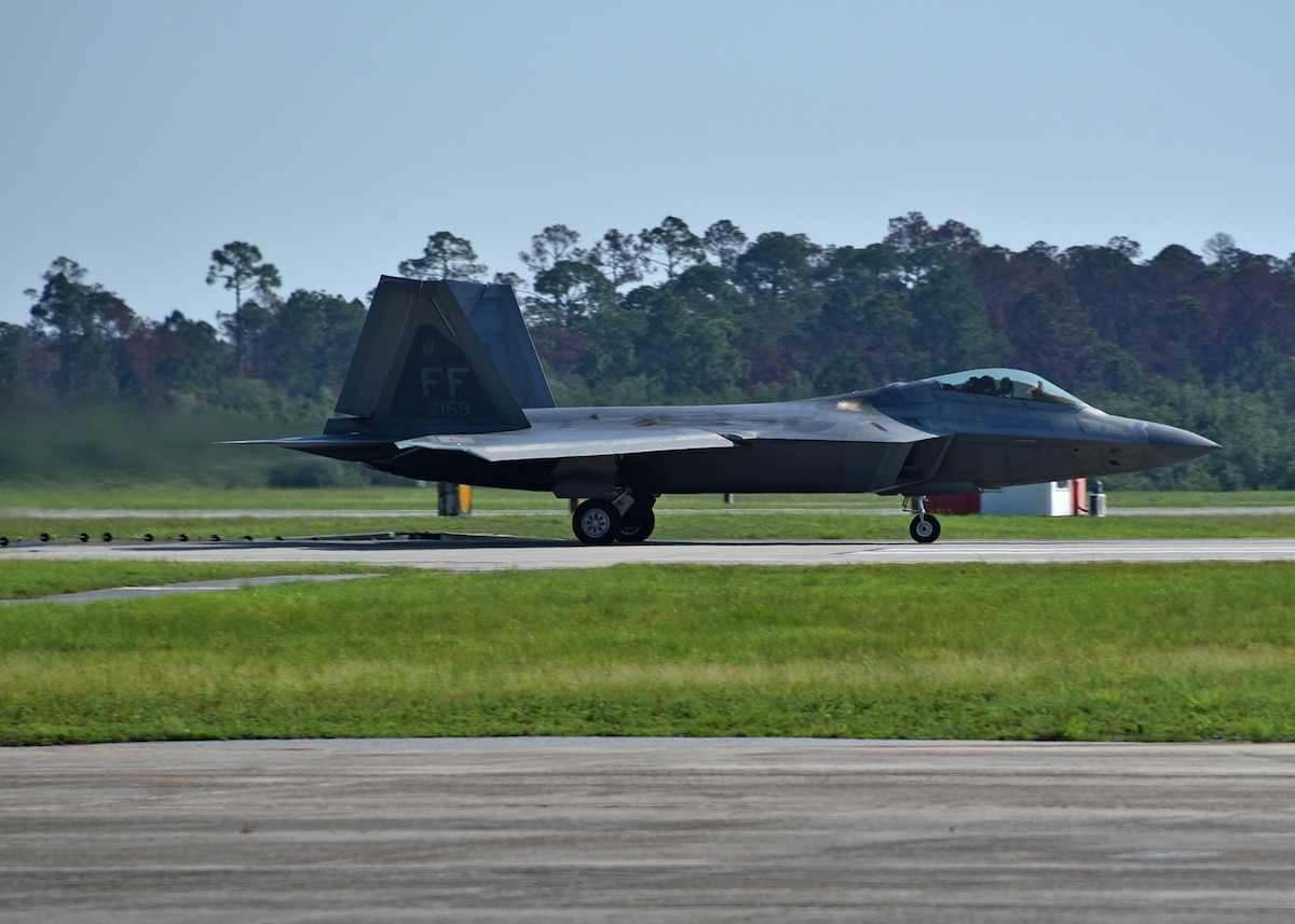 F-22 pilots fire live missiles at Combat Archer > Air Force > Article ...