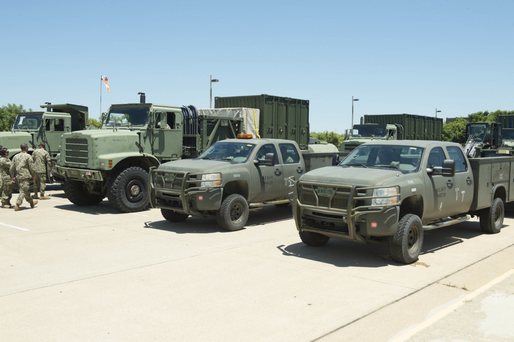 CBMU 202 Trains Like They Fight > Seabee Magazine > History