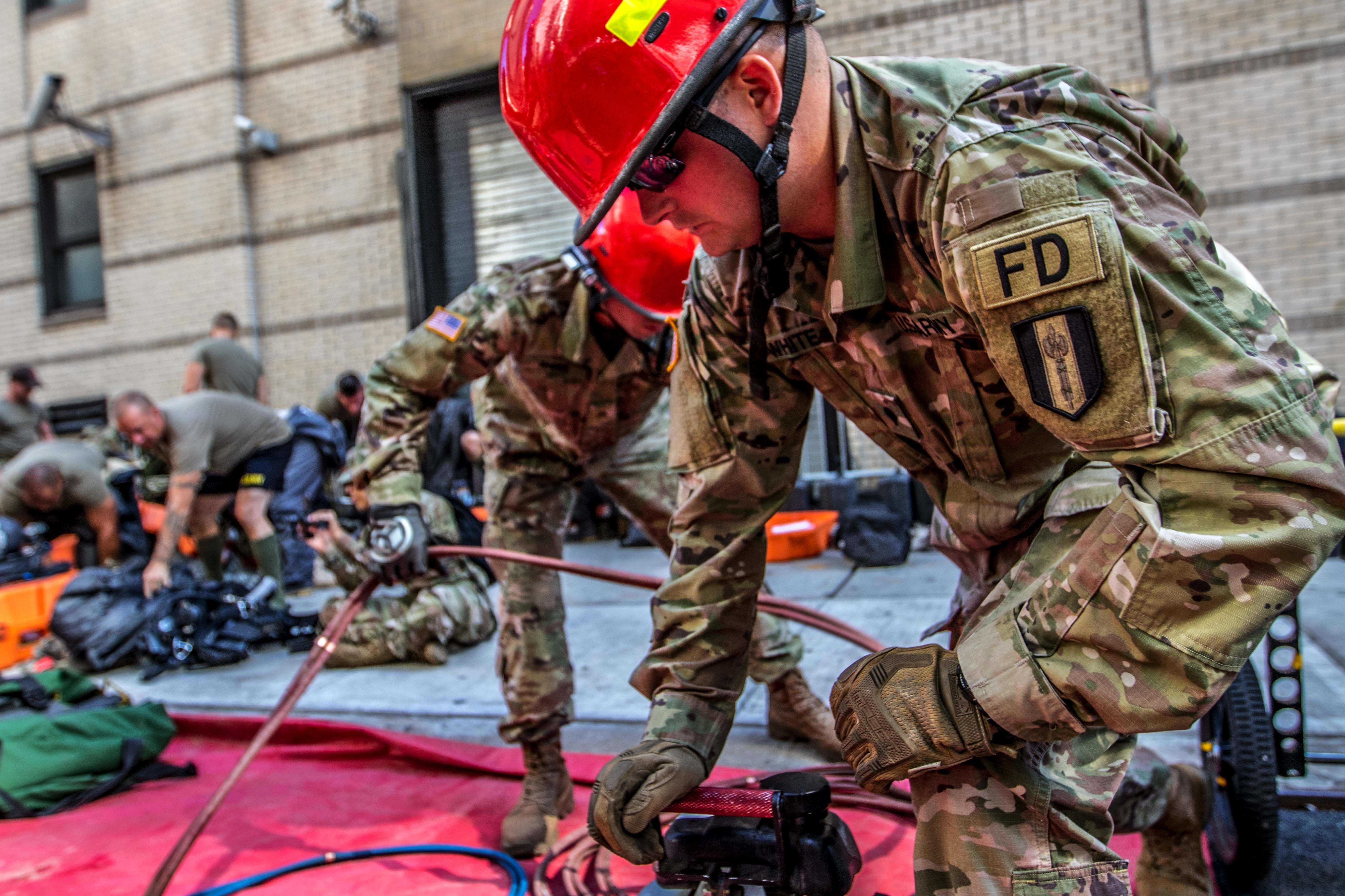 Army Reserve Soldiers partner with NYC first responders > U.S. Army ...