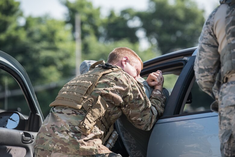 Security forces complete defensive tactics training > 193rd Special ...