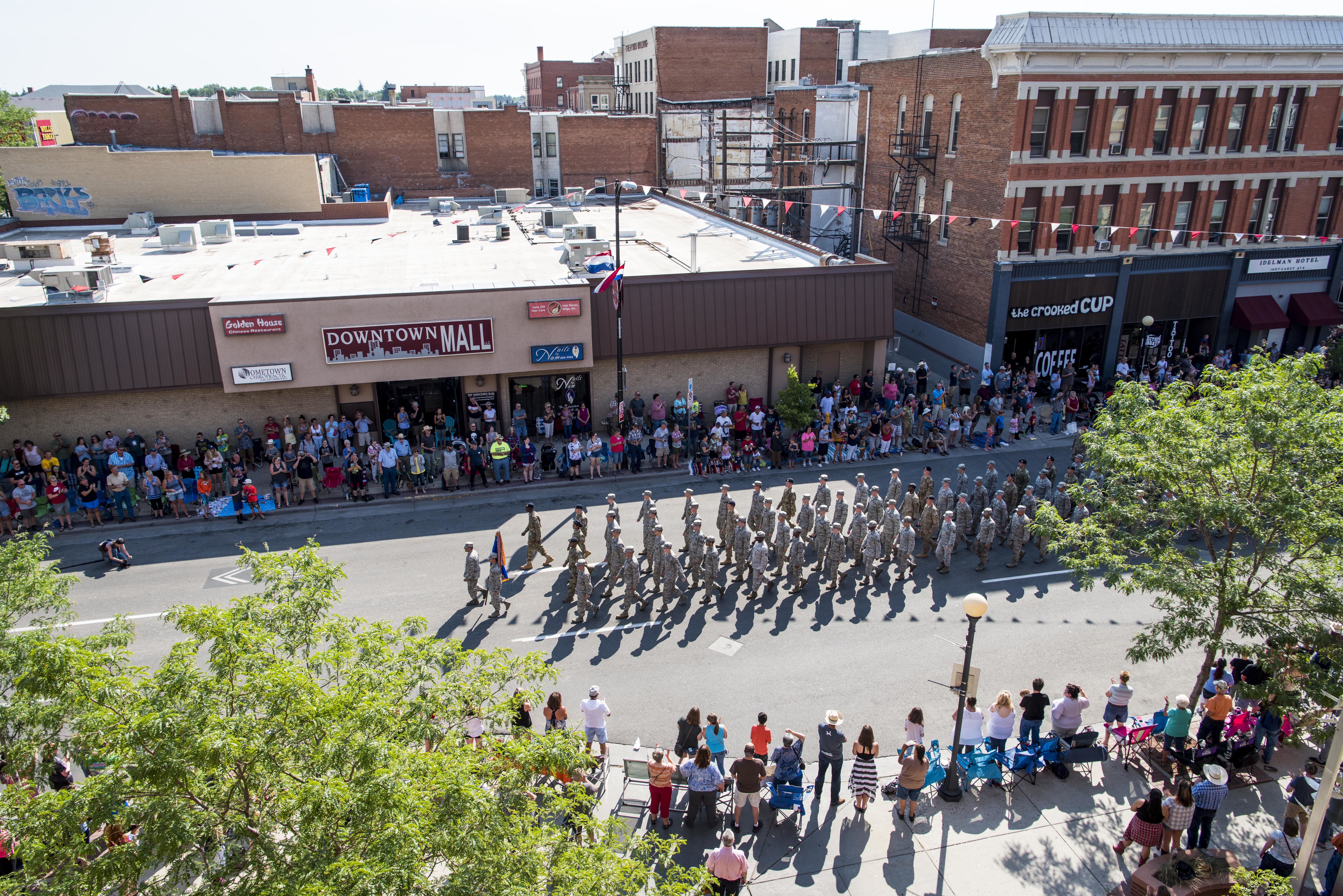 A grand entrance by Airmen at CFD grand parade > Ellsworth Air Force ...
