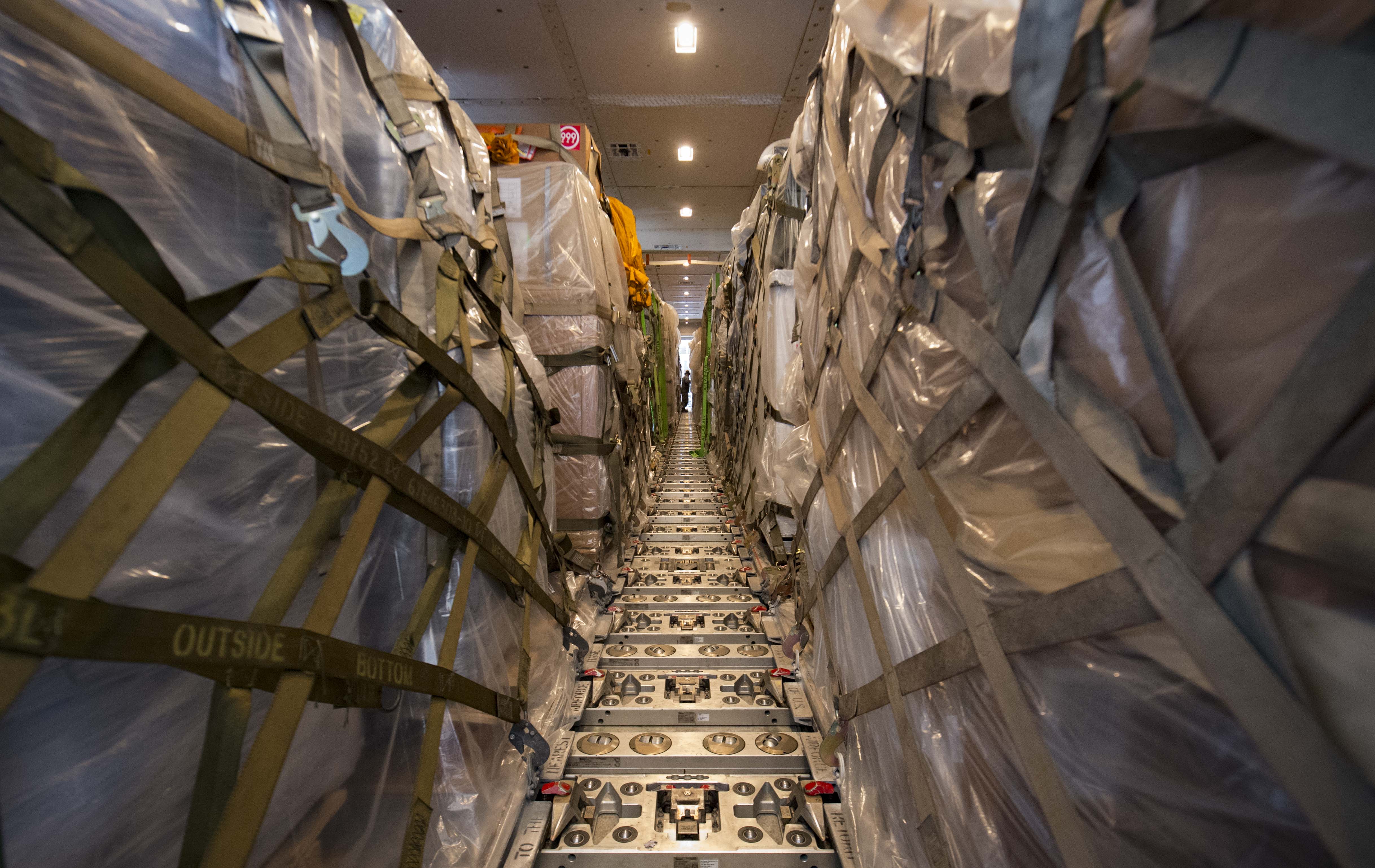 Move it: 721st APS, Ramstein’s cargo and passenger hub > Ramstein Air ...
