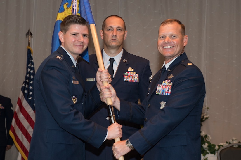 Defenders welcome new commander > Joint Base Charleston > Article Display
