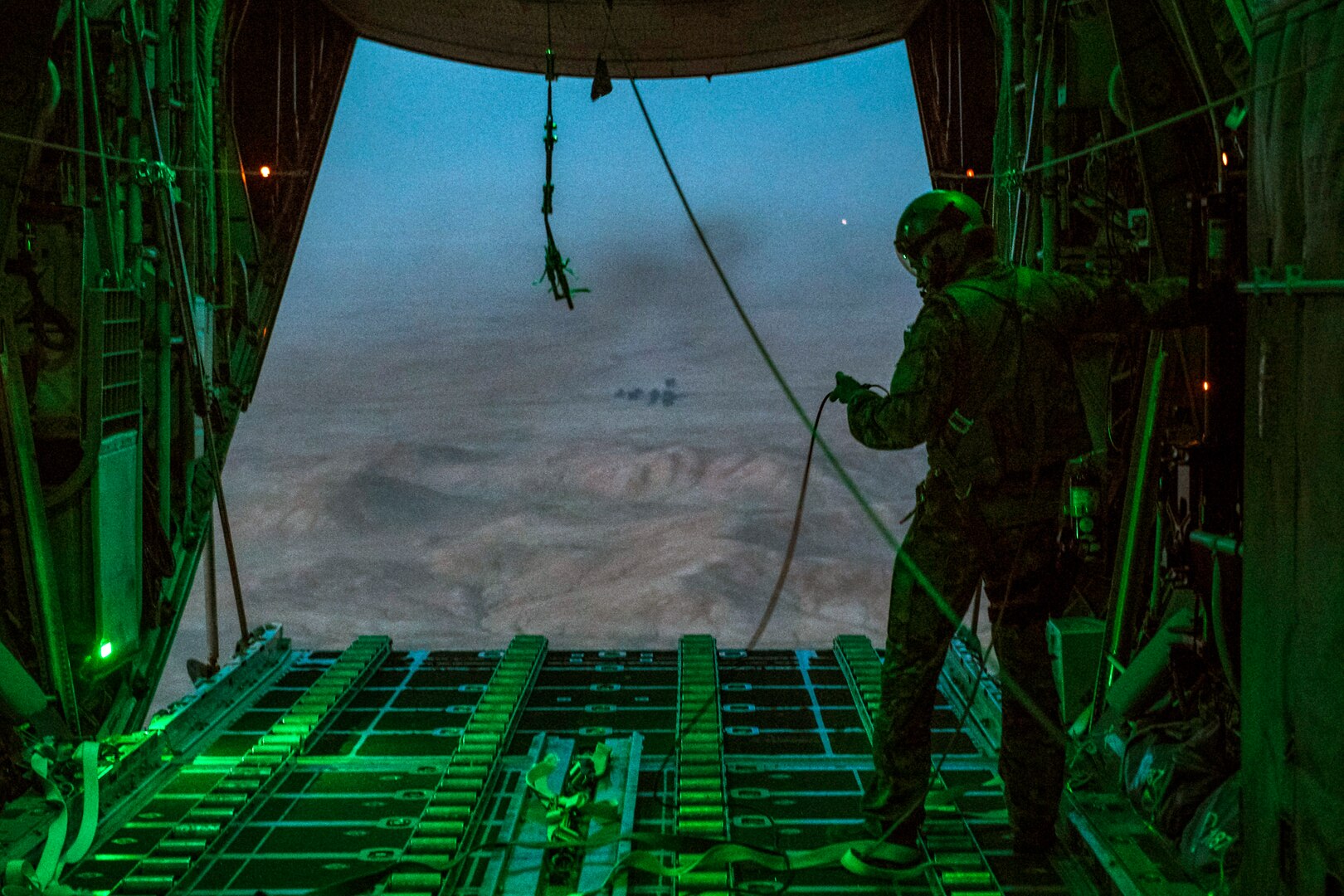 Operation Roundup Targets ISIS Remnants in Iraq, Syria > U.S. Central ...