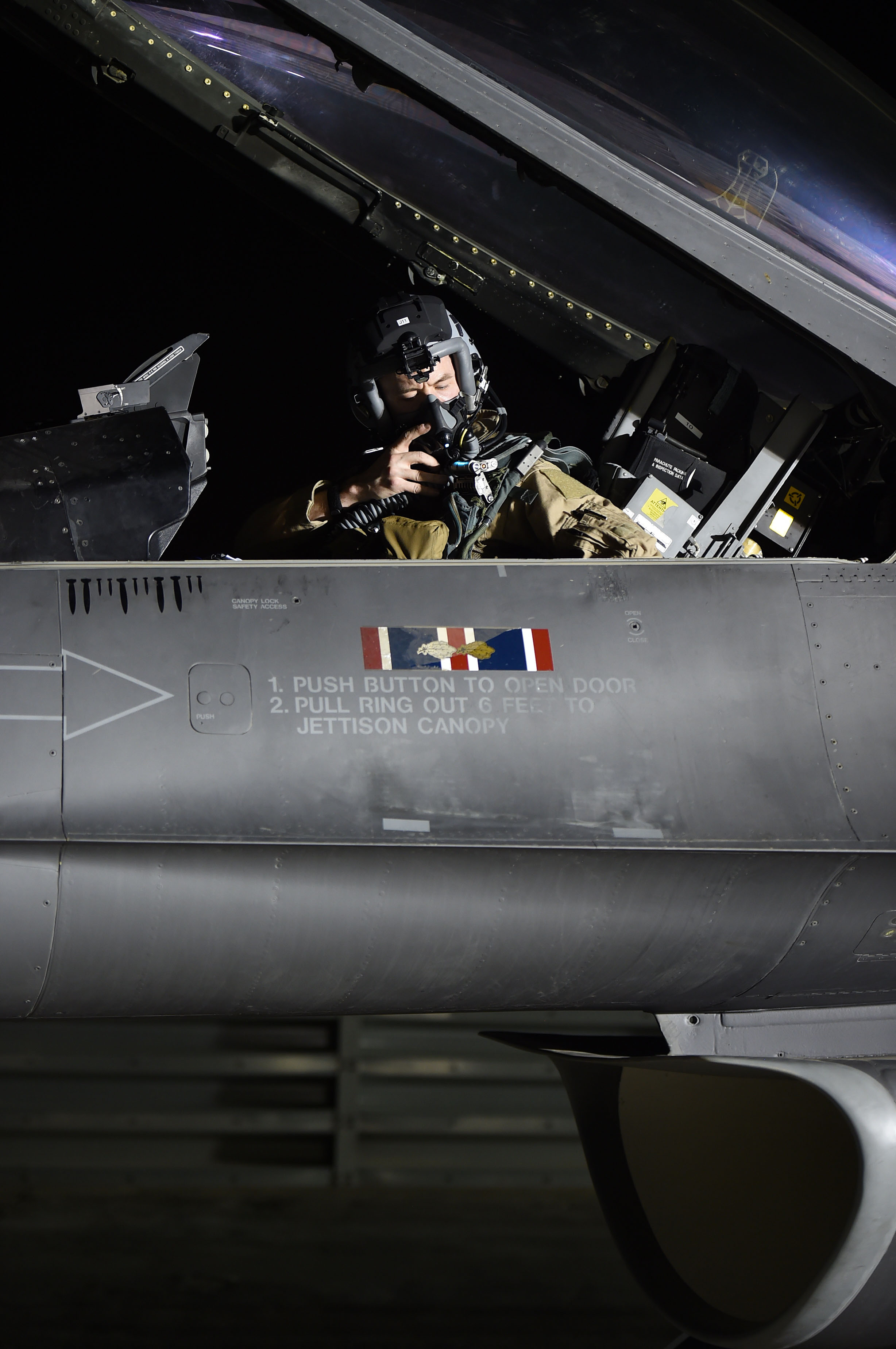 179th EFS weapons load crew arms Vipers > U.S. Air Forces Central > News