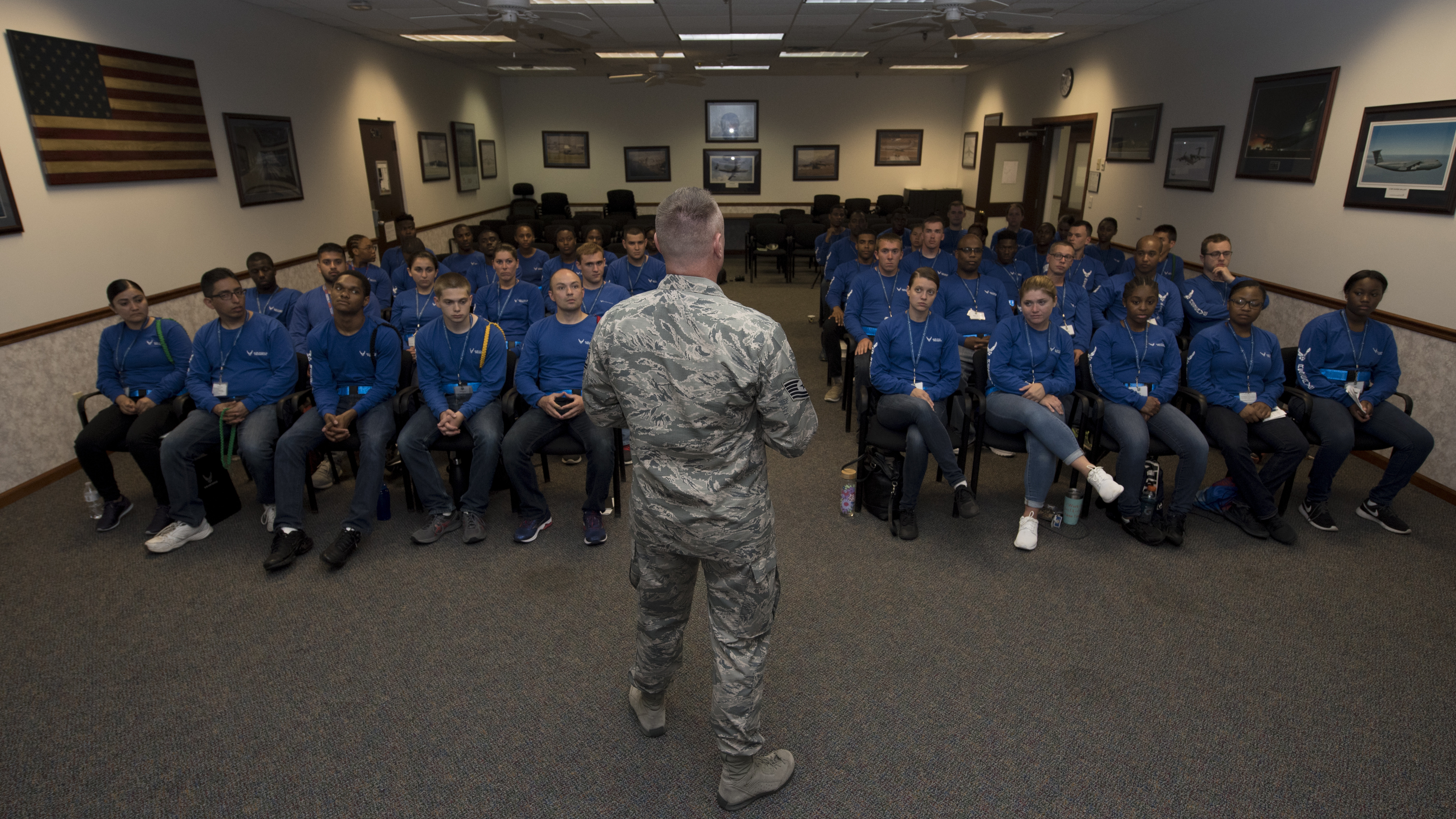 Liberty Wing embraces unique recruitment visit > 512th Airlift Wing ...