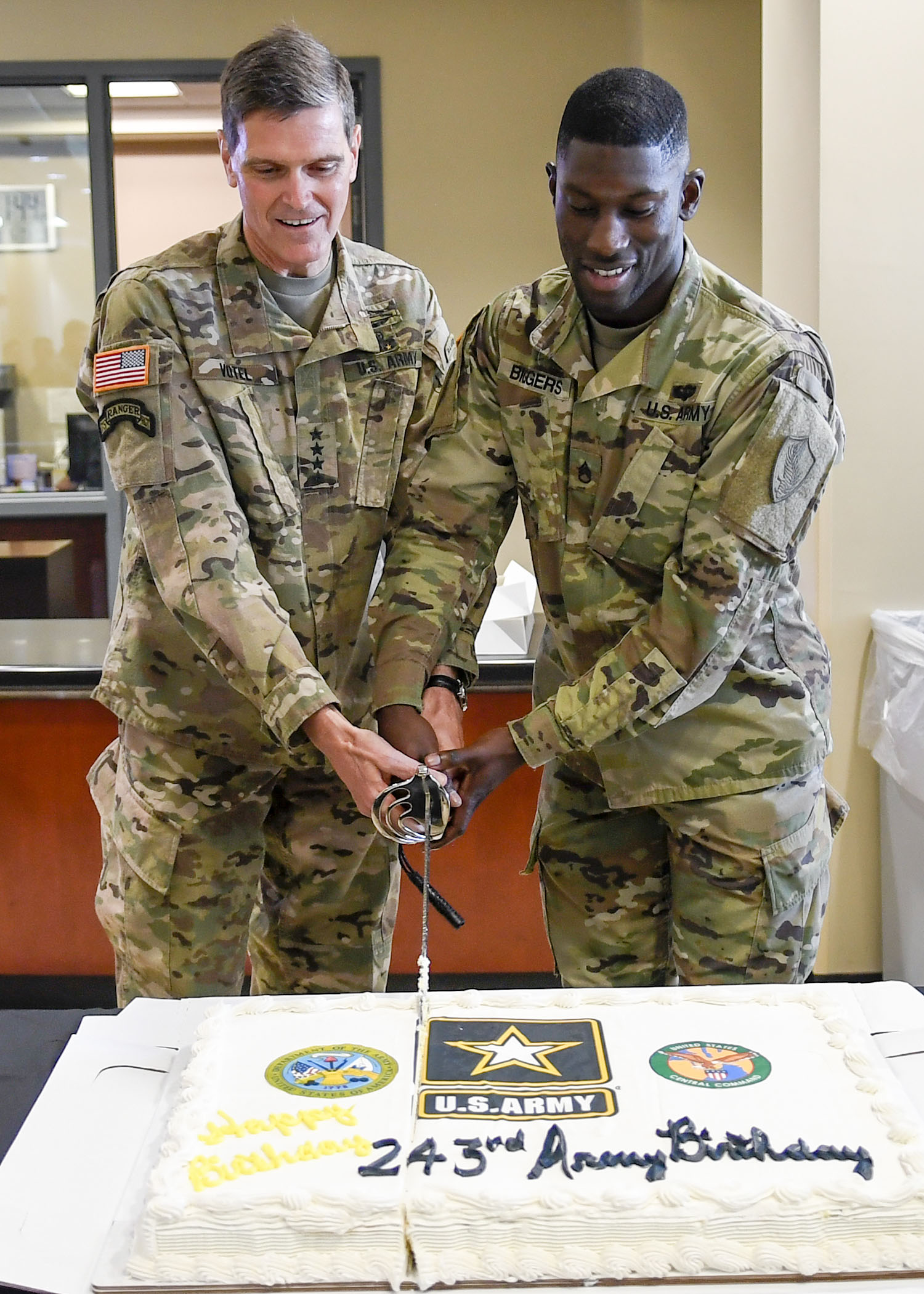 USCENTCOM celebrates the U.S. Army's 243rd birthday with a cake cutting ...