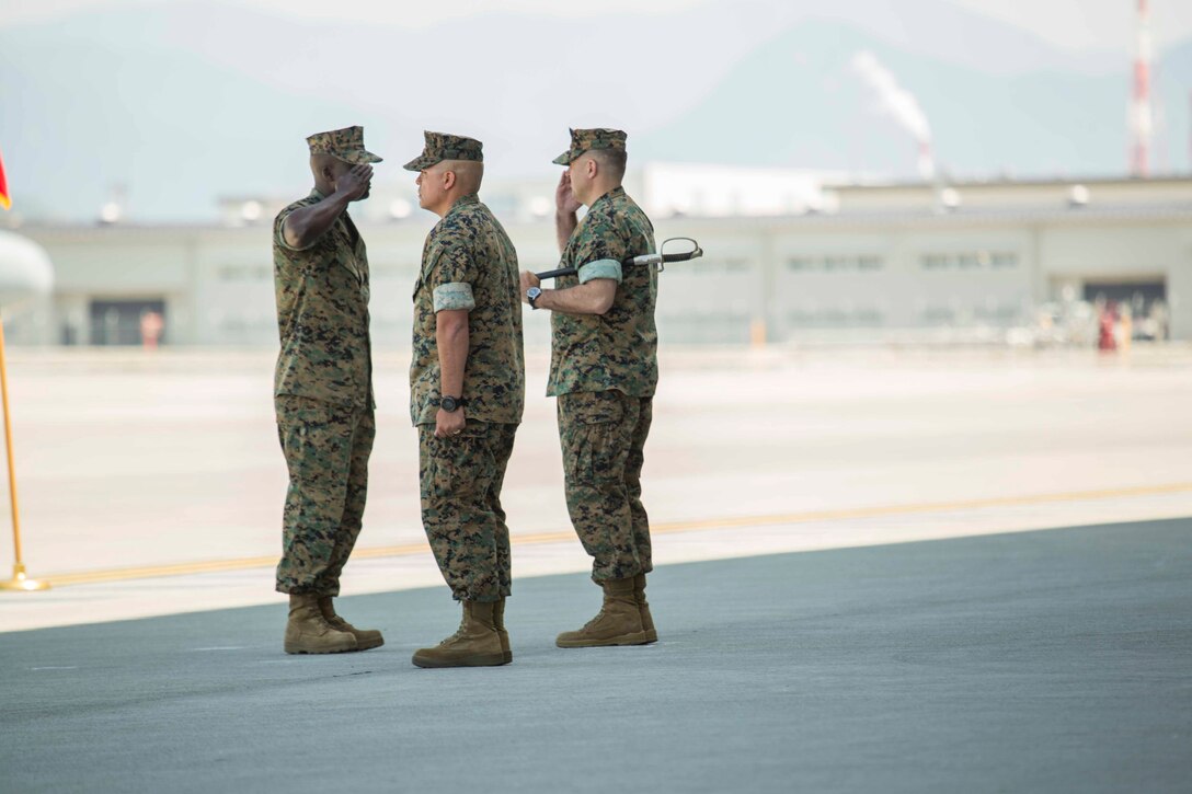 Sgt. Maj. Perez bids VMGR-152 farewell, Sgt. Maj. Tyler takes charge