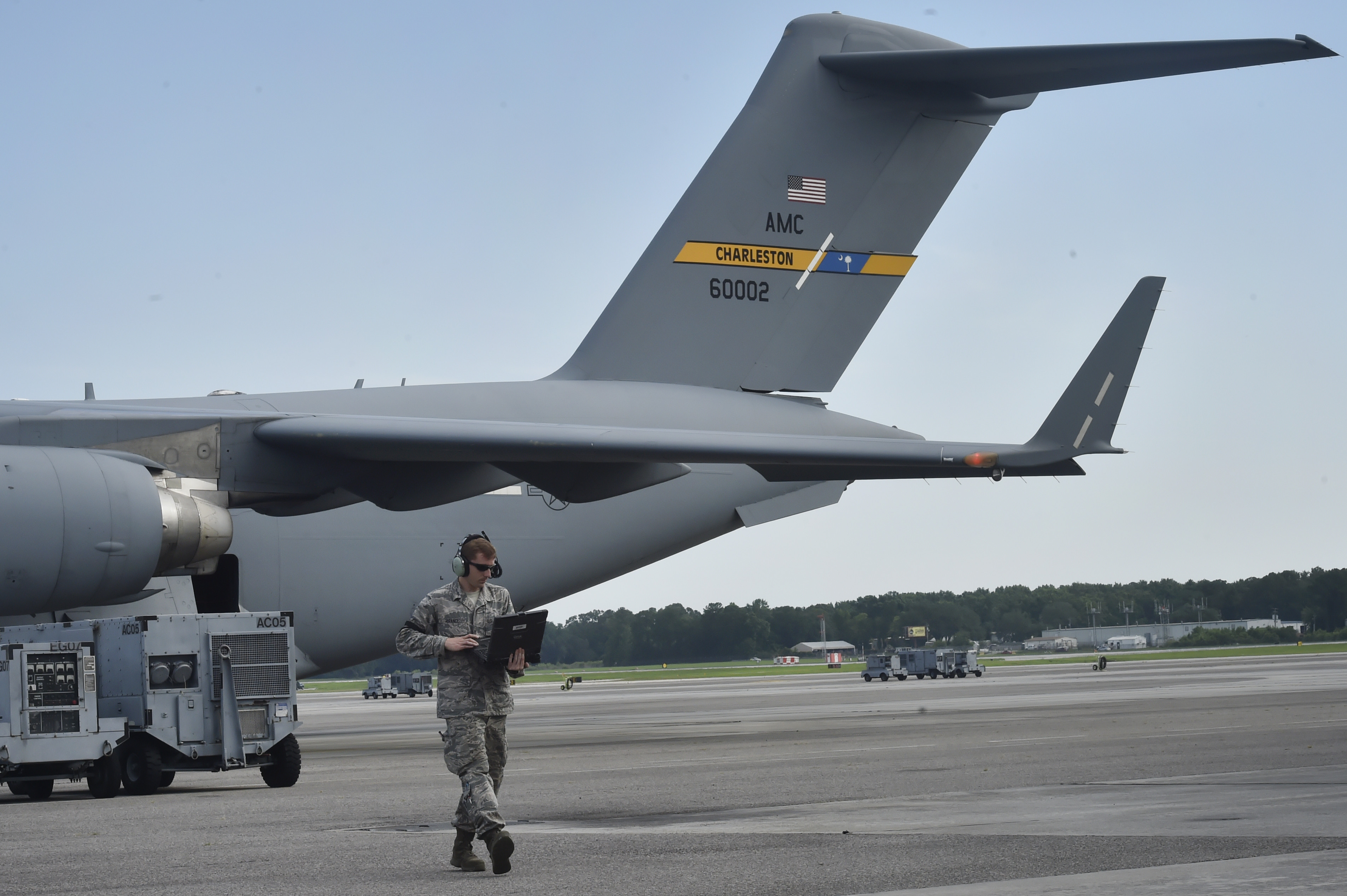 437th AMXS keeps C-17s flying > Joint Base Charleston > Display