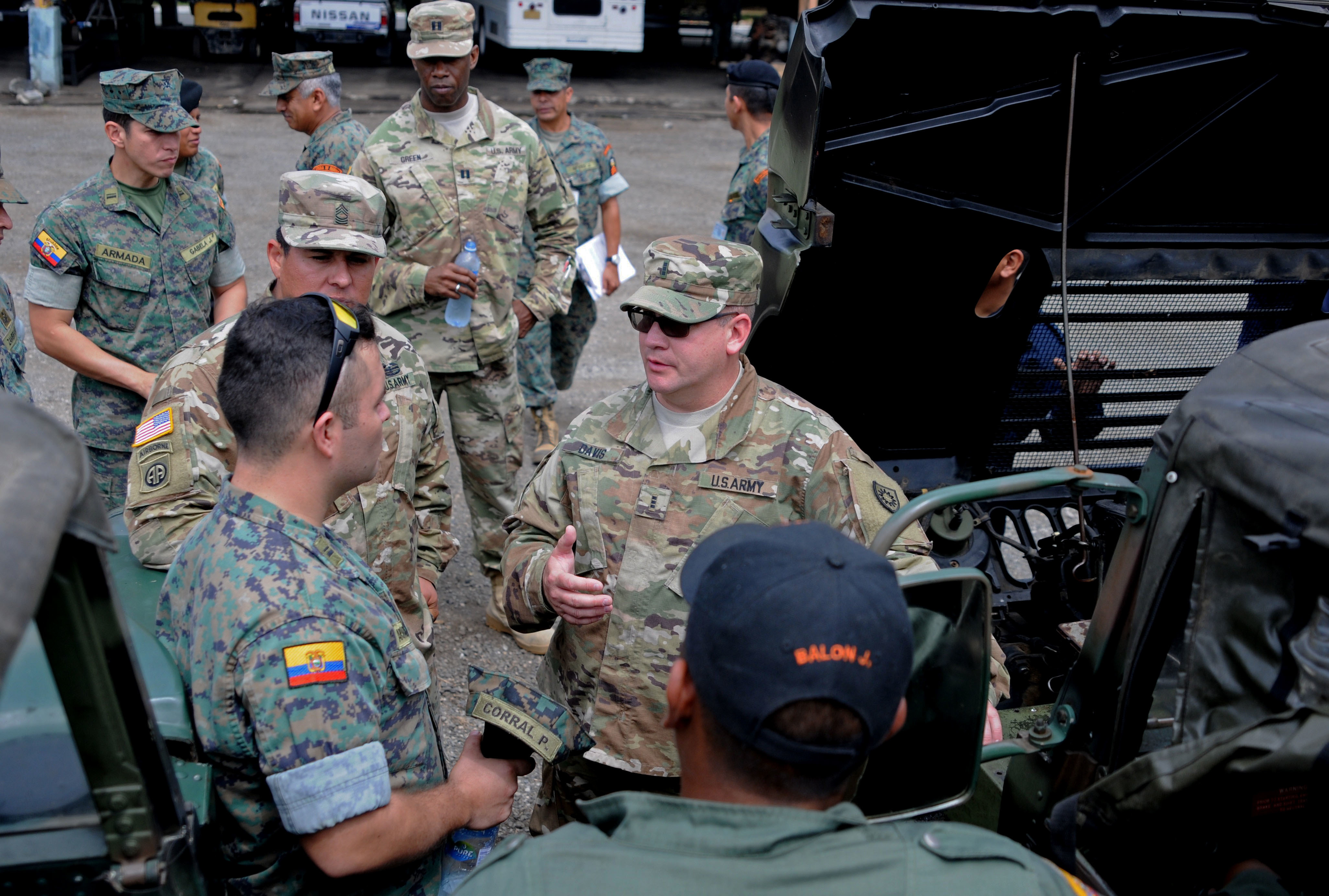 Kentucky maintenance team visits Ecuadorian military > U.S. Southern ...