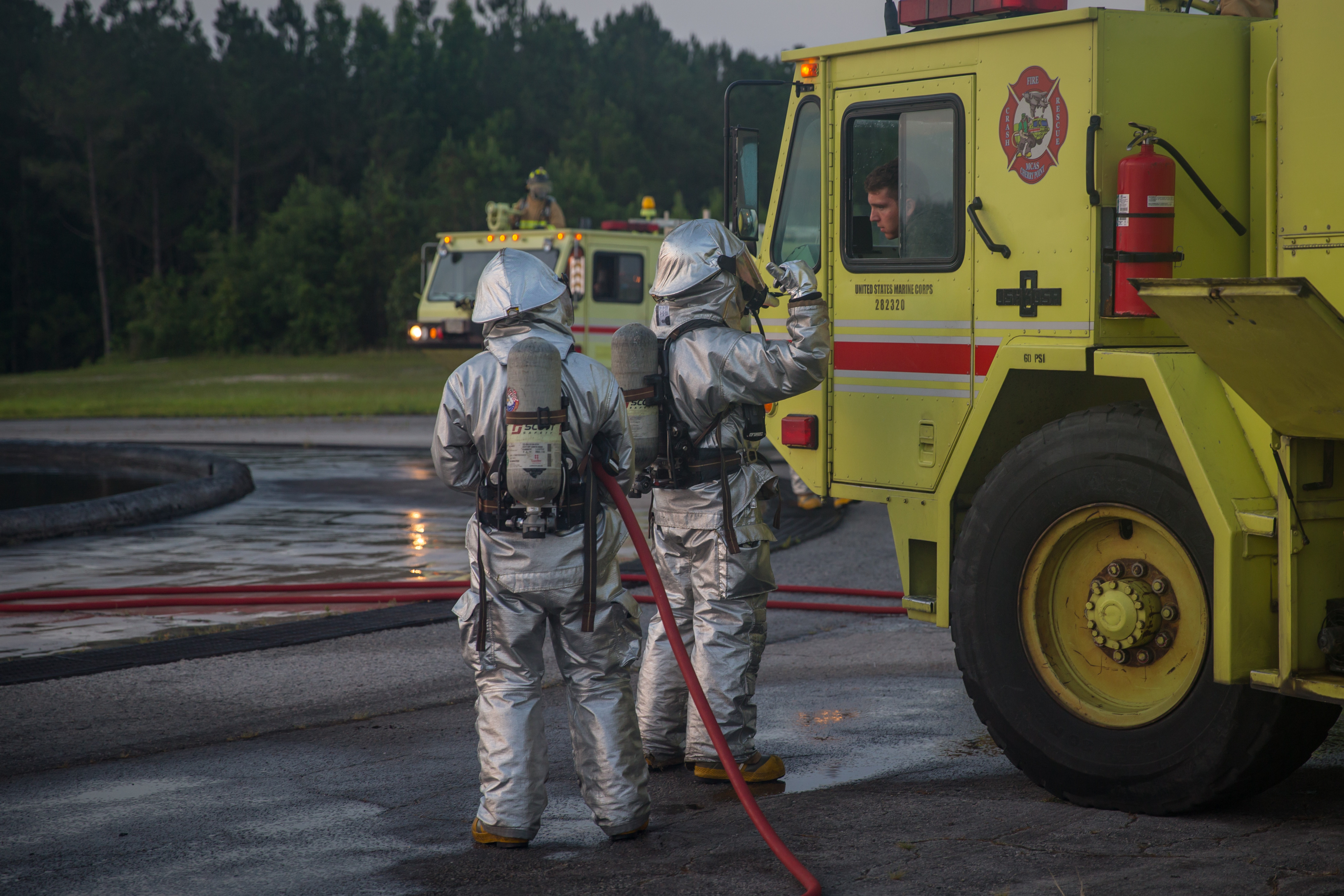 Marines and Airmen join forces to fight fire > Marine Corps Air Station ...