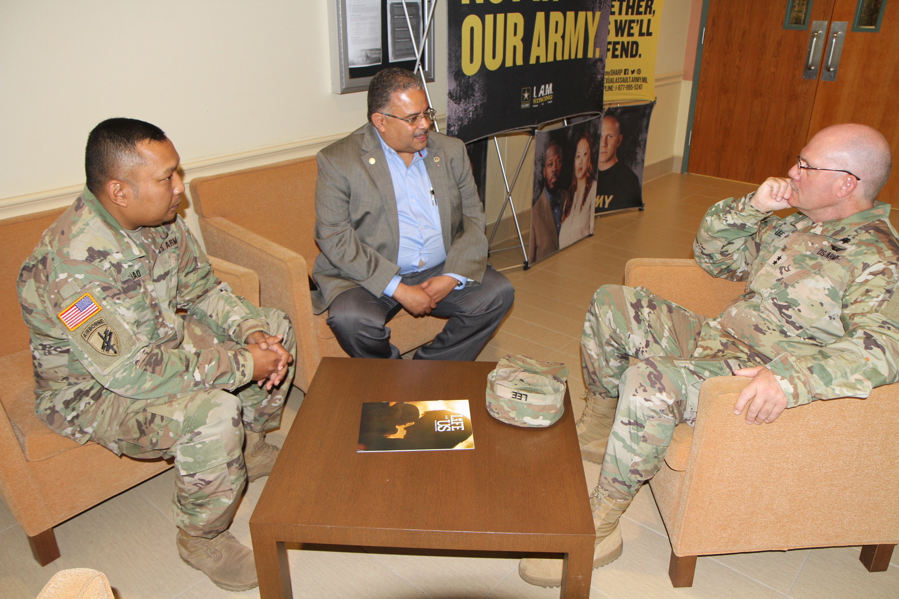 Hometown heroes receive recognition > U.S. Army Reserve > News-Display