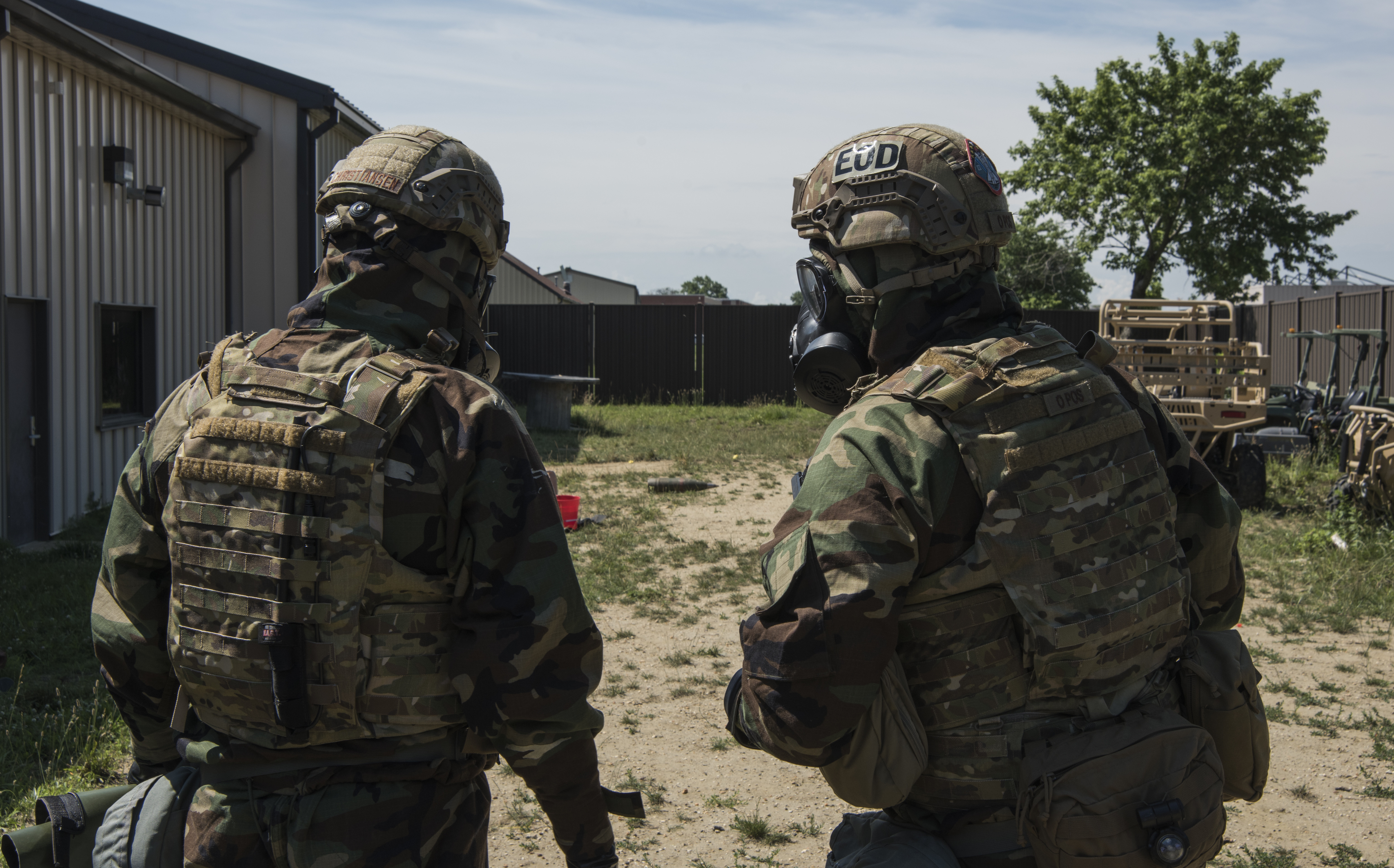 Watch that C-4 > Joint Base Andrews > Article Display