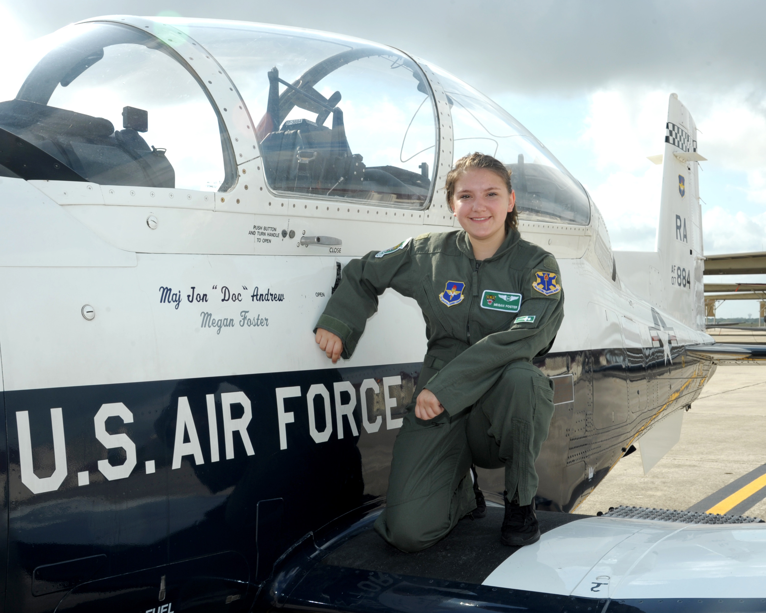 560th FTS welcomes newest Pilot for a Day > 12th Flying Training Wing ...