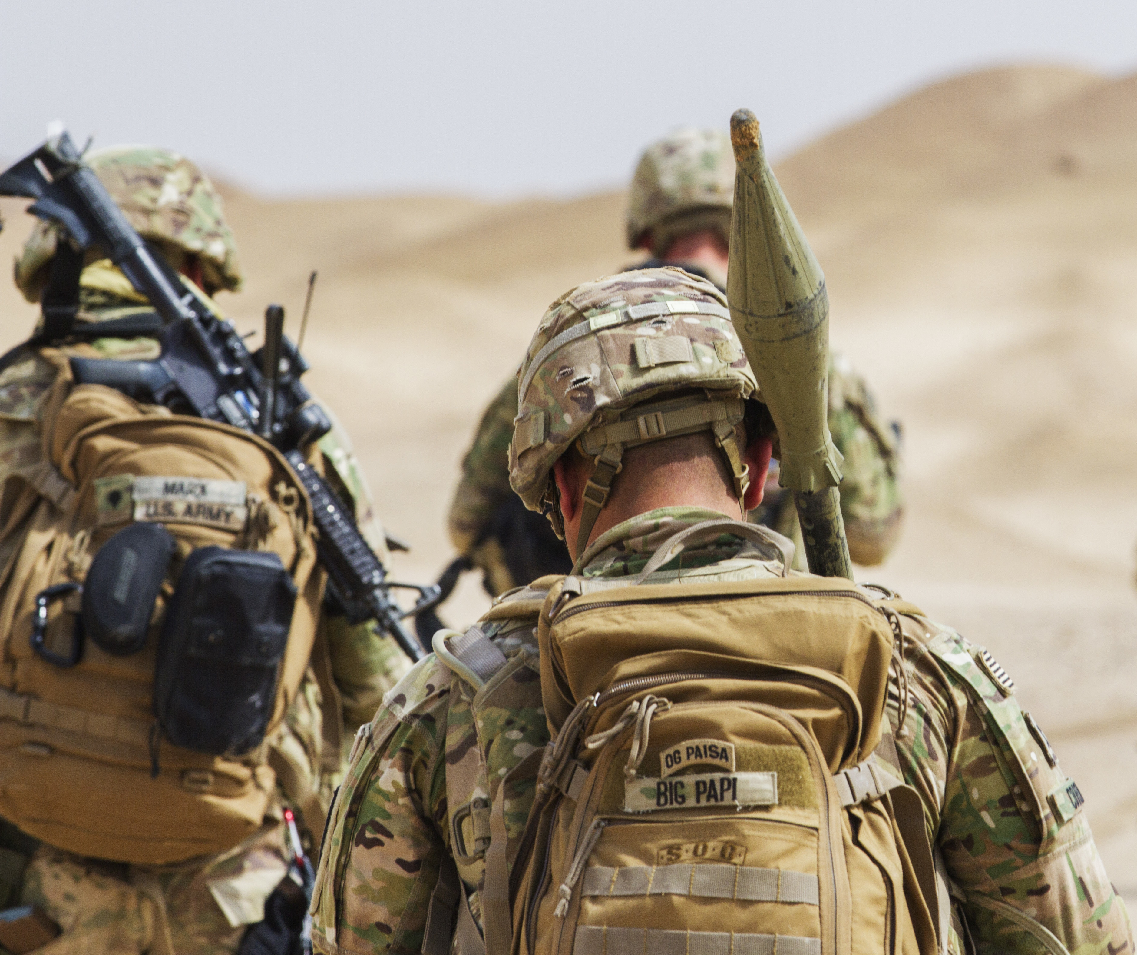 Field artilleryman storm buildings, seize simulated targets > U.S. Army ...