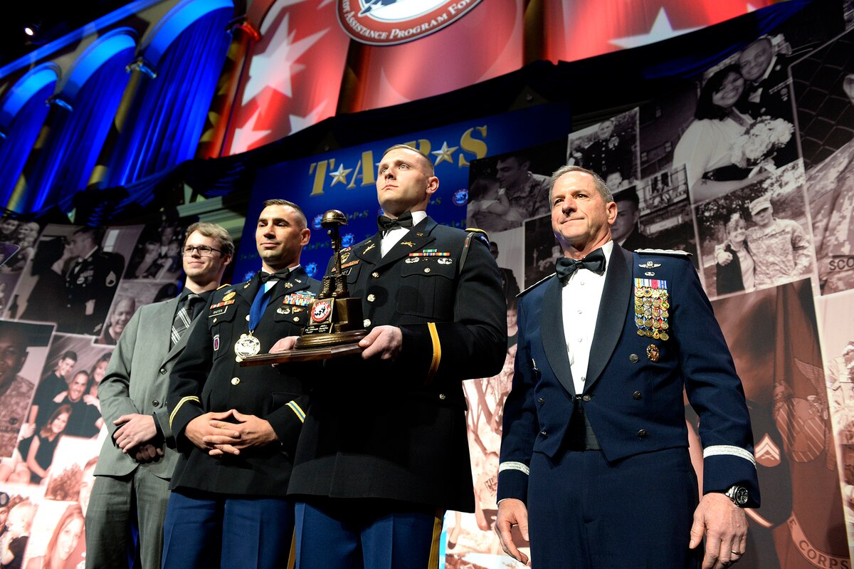 TAPS honors fallen Airmen by presenting Military Award to the Air Force ...