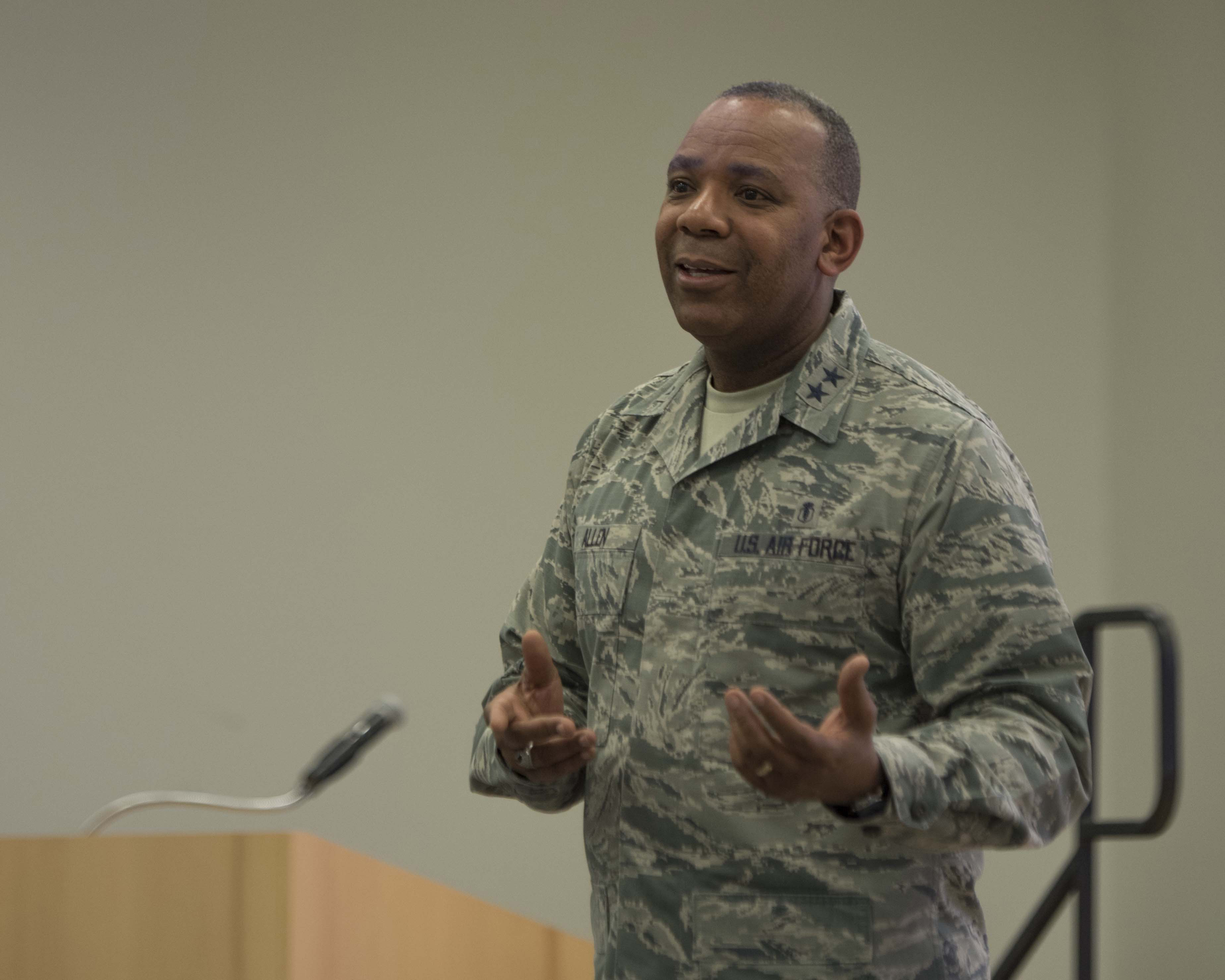 Junior officers learn lessons of leadership > Joint Base Andrews ...